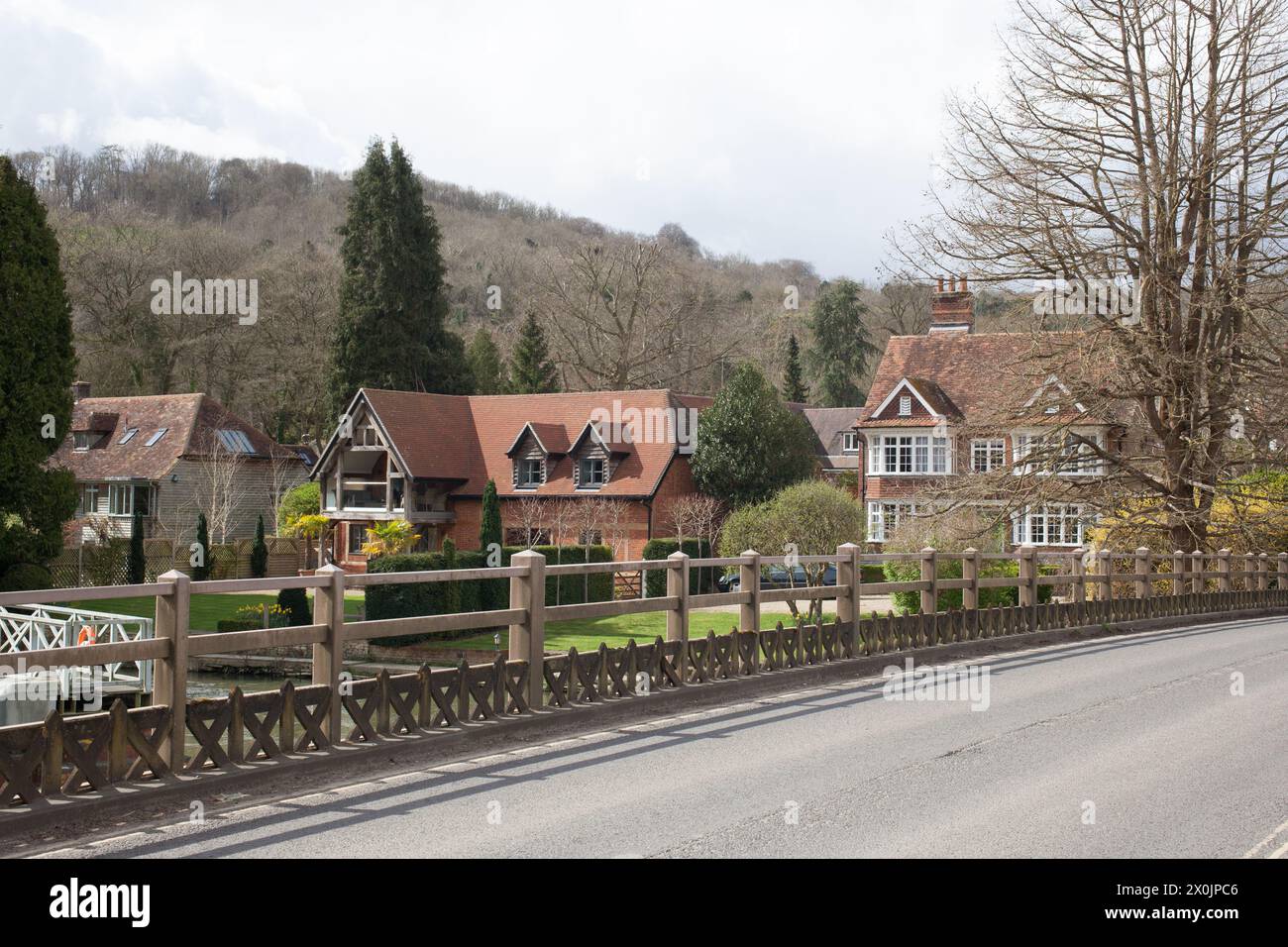 Views of The Thames at Goring in Oxfordshire in the United Kingdom ...