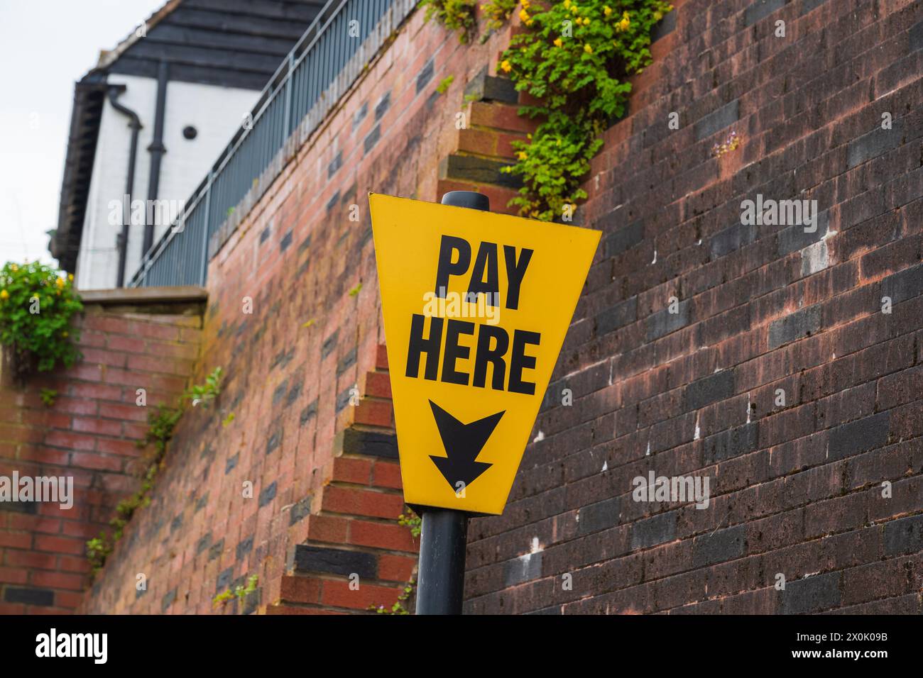 Public car park pay here sign, on street parking signpost Stock Photo ...
