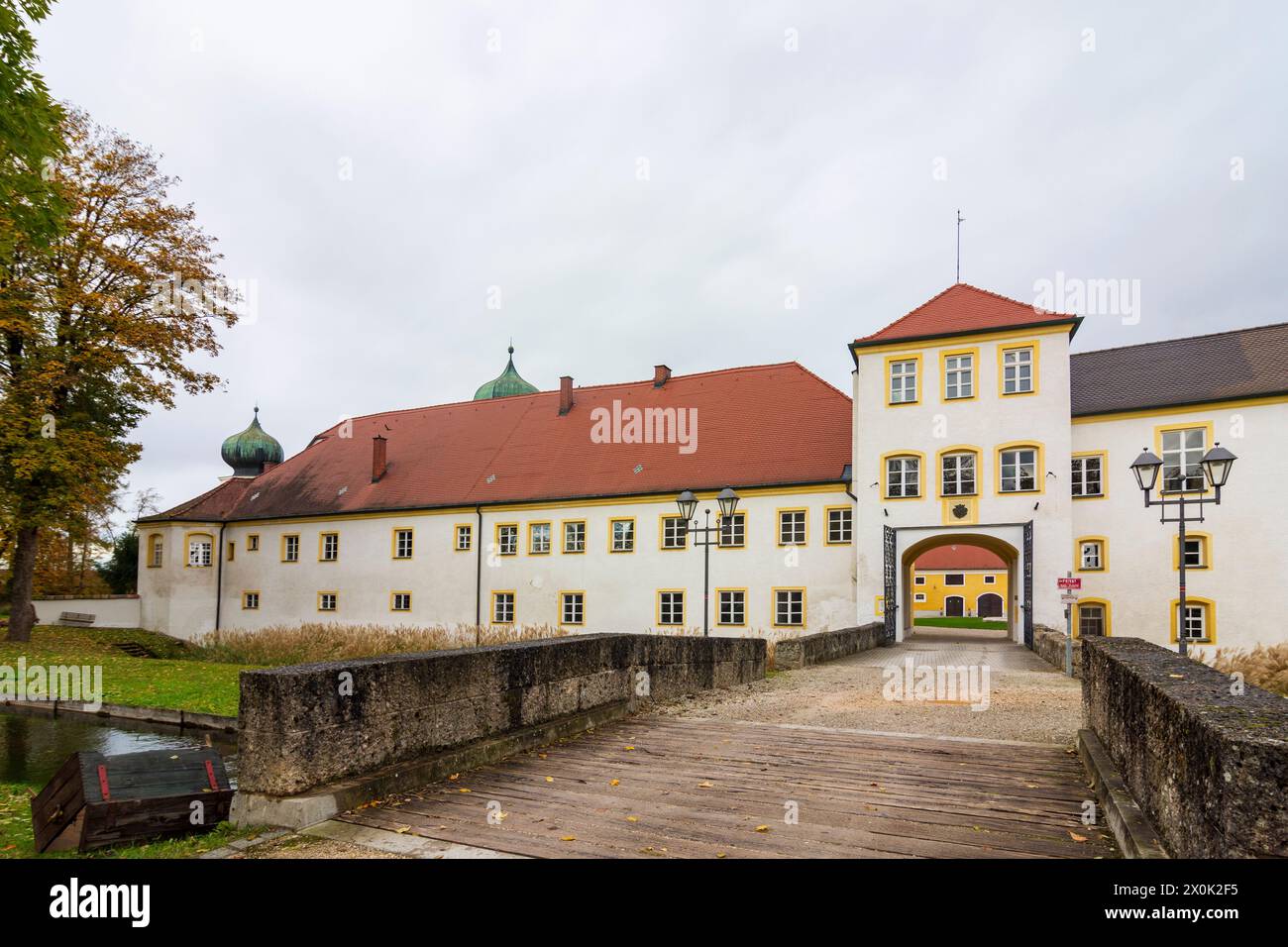 Schloss tussling castle hi-res stock photography and images - Alamy