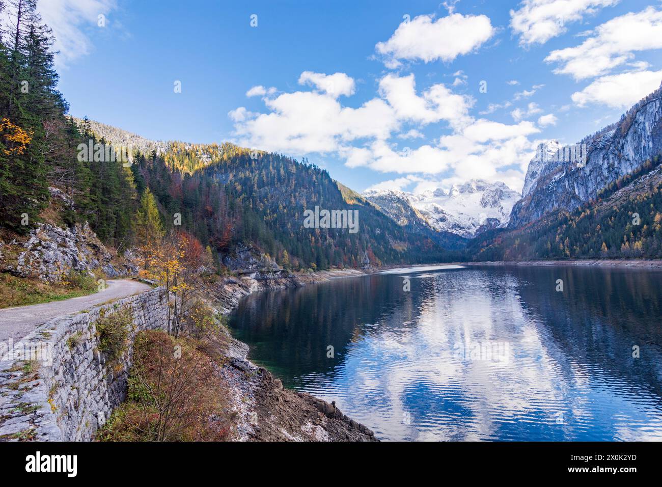 Gosau, Lake Vorderer Gosausee, mountain range Dachstein with glacier ...