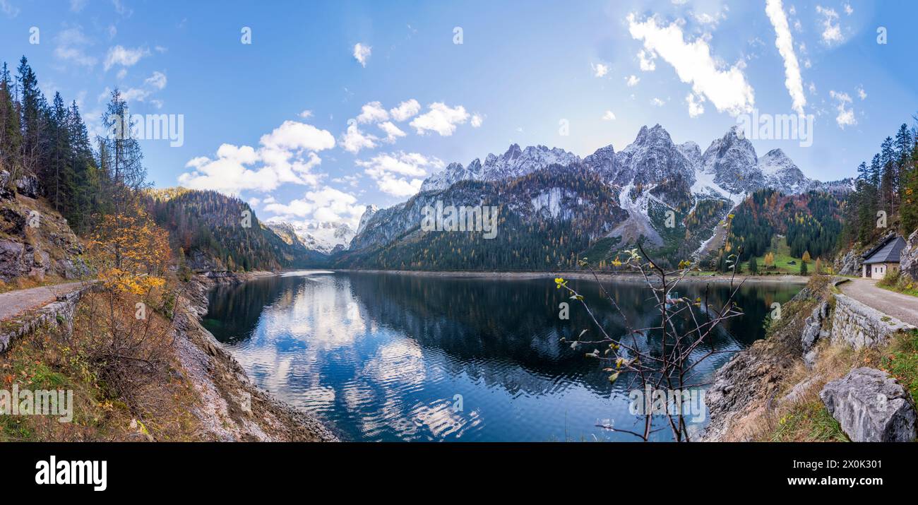 Gosau, Lake Vorderer Gosausee, mountain range Dachstein with glacier ...