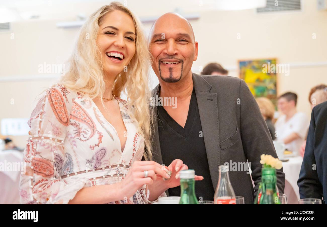 20240412 PK DAC zum Galaball mit Stargaesten E. Carradine und Meredith ...