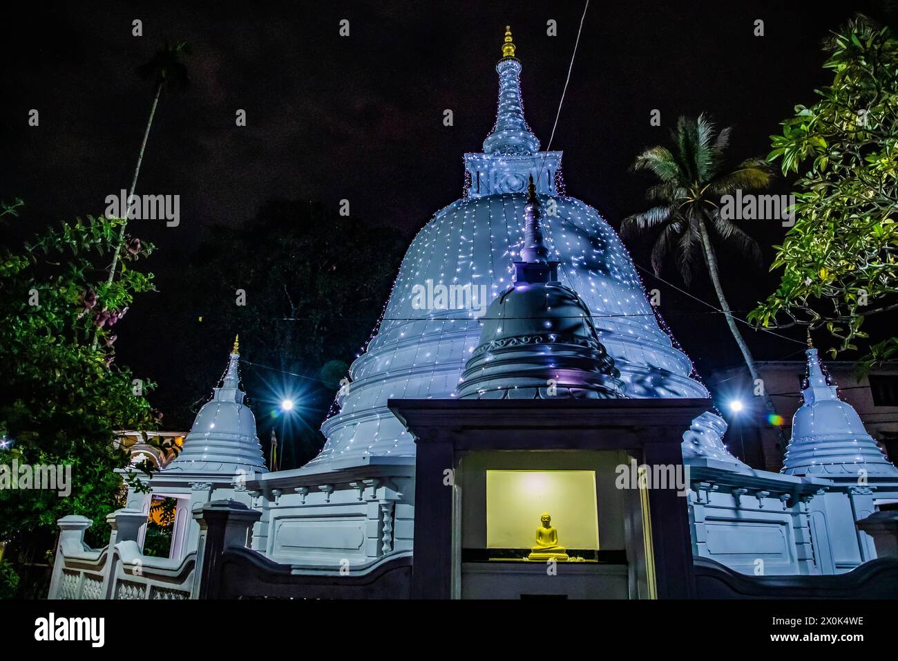 Sacred kalutara stupa hi-res stock photography and images - Alamy