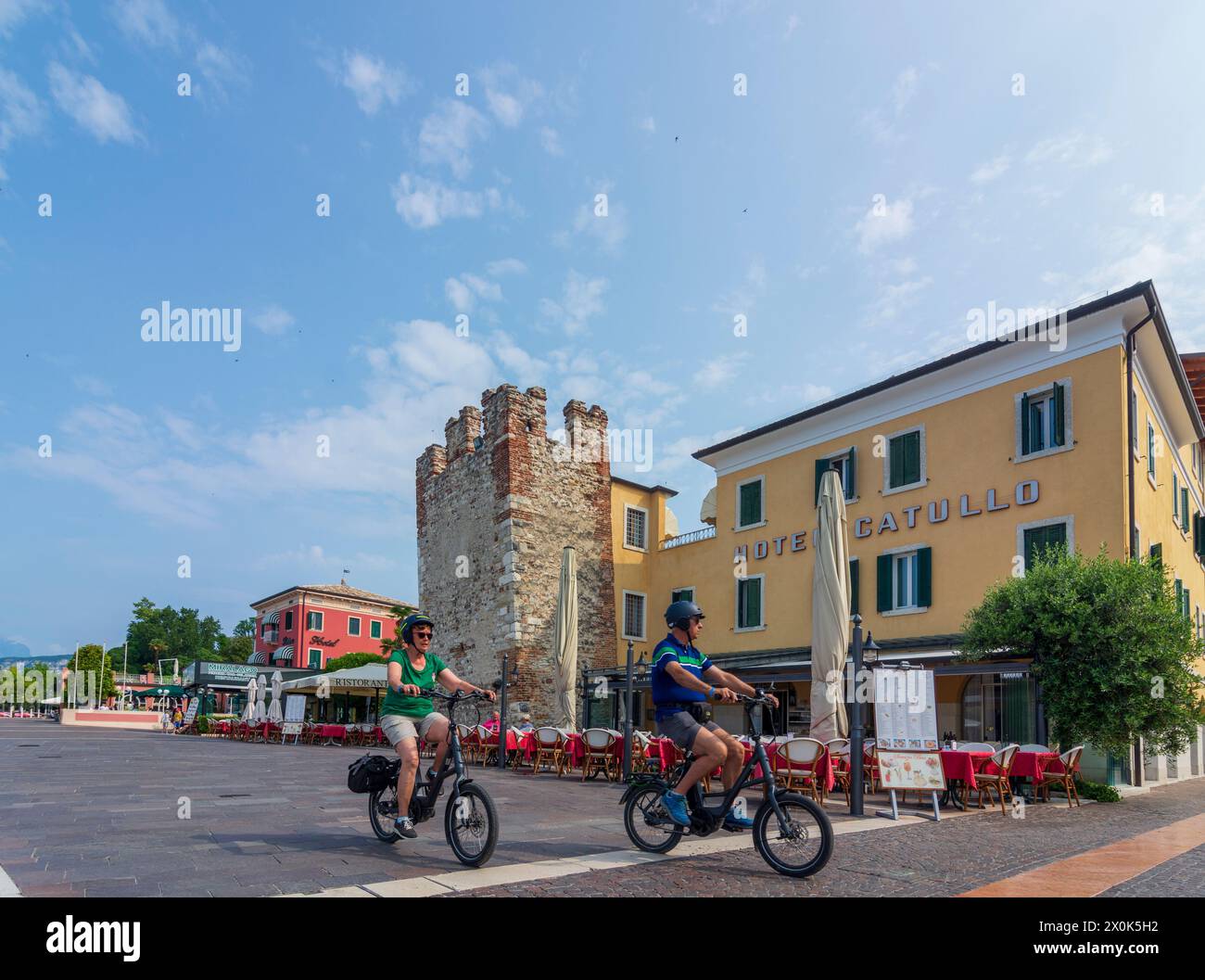 Tower torre catullo in verona hi-res stock photography and images - Alamy