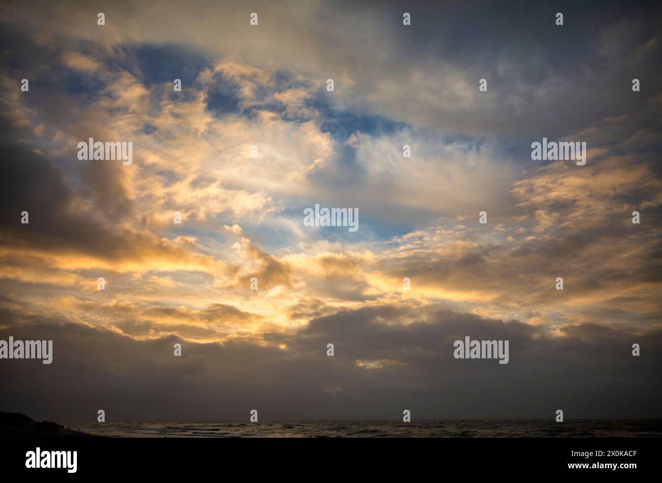 Beach at sunset, atmospheric, Wenningstedt, North Sea island of Sylt ...