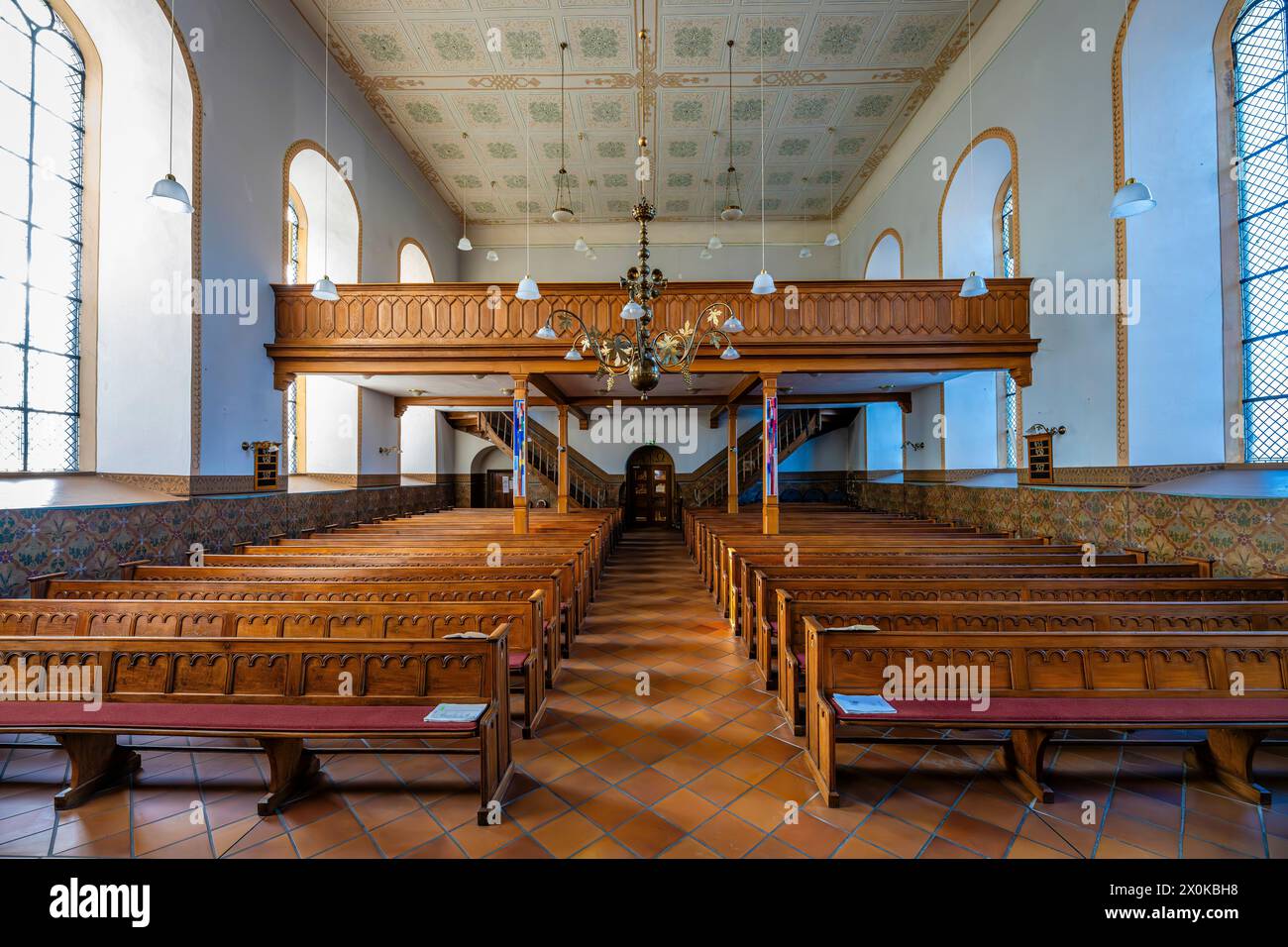 Interior photos of the Protestant church of St. Viktor in Guntersblum ...
