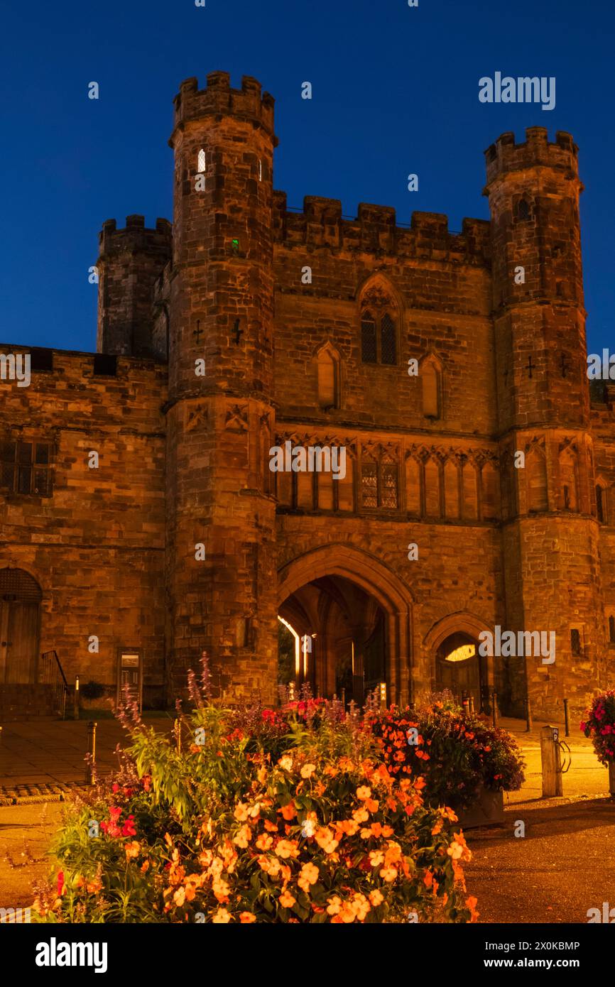 Battle abbey great gatehouse hi-res stock photography and images - Alamy