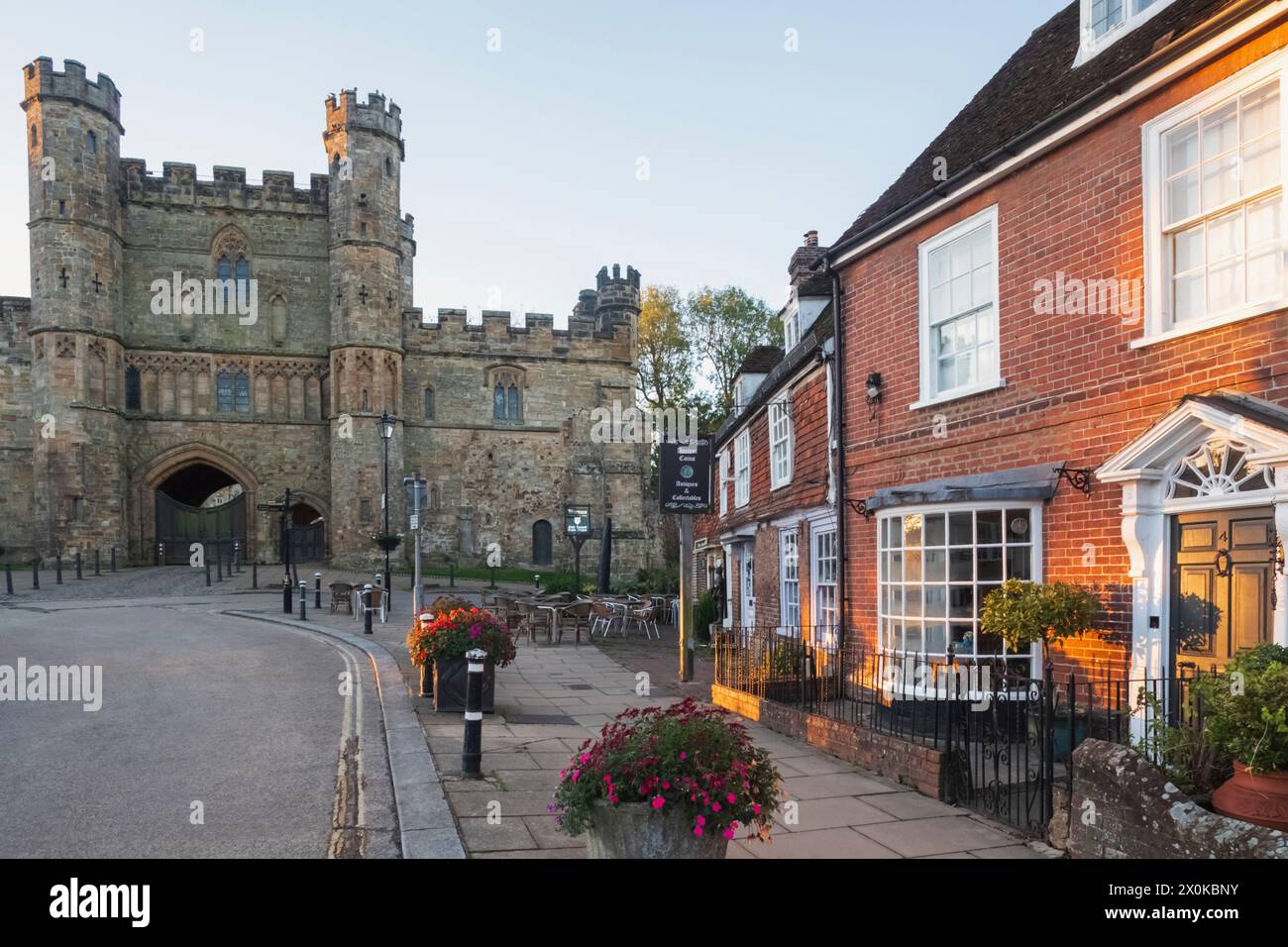 Town view and battle abbey gatehouse hi-res stock photography and ...