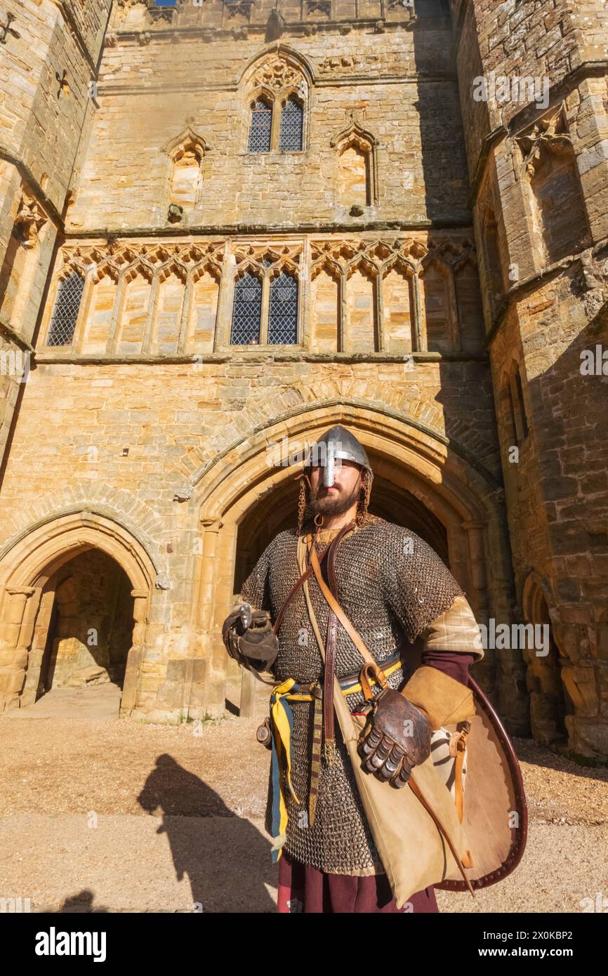 Medieval knight armour britain hi-res stock photography and images - Alamy