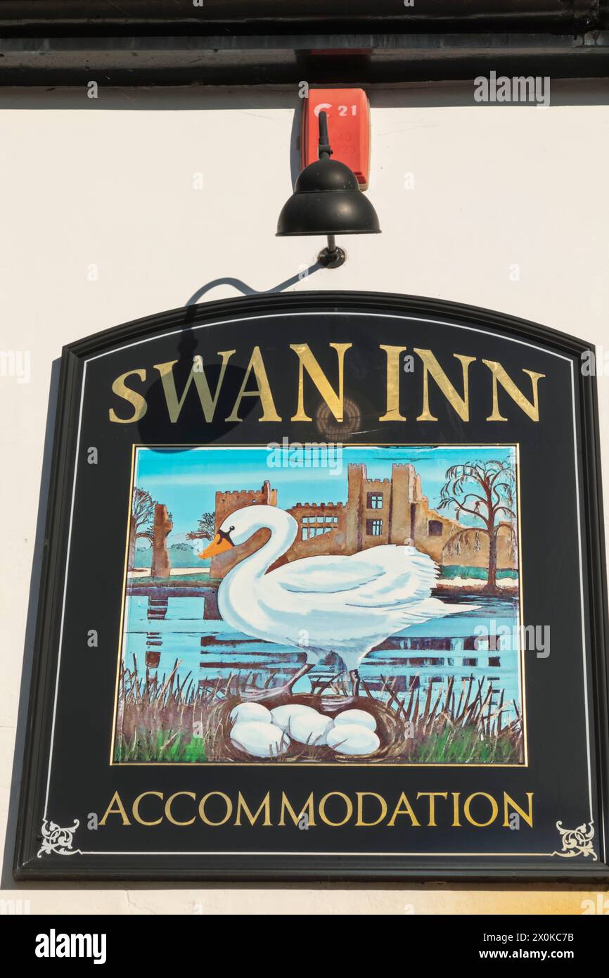 England, West Sussex, Midhurst, The Swan Inn Pub and Hotel Sign Stock ...