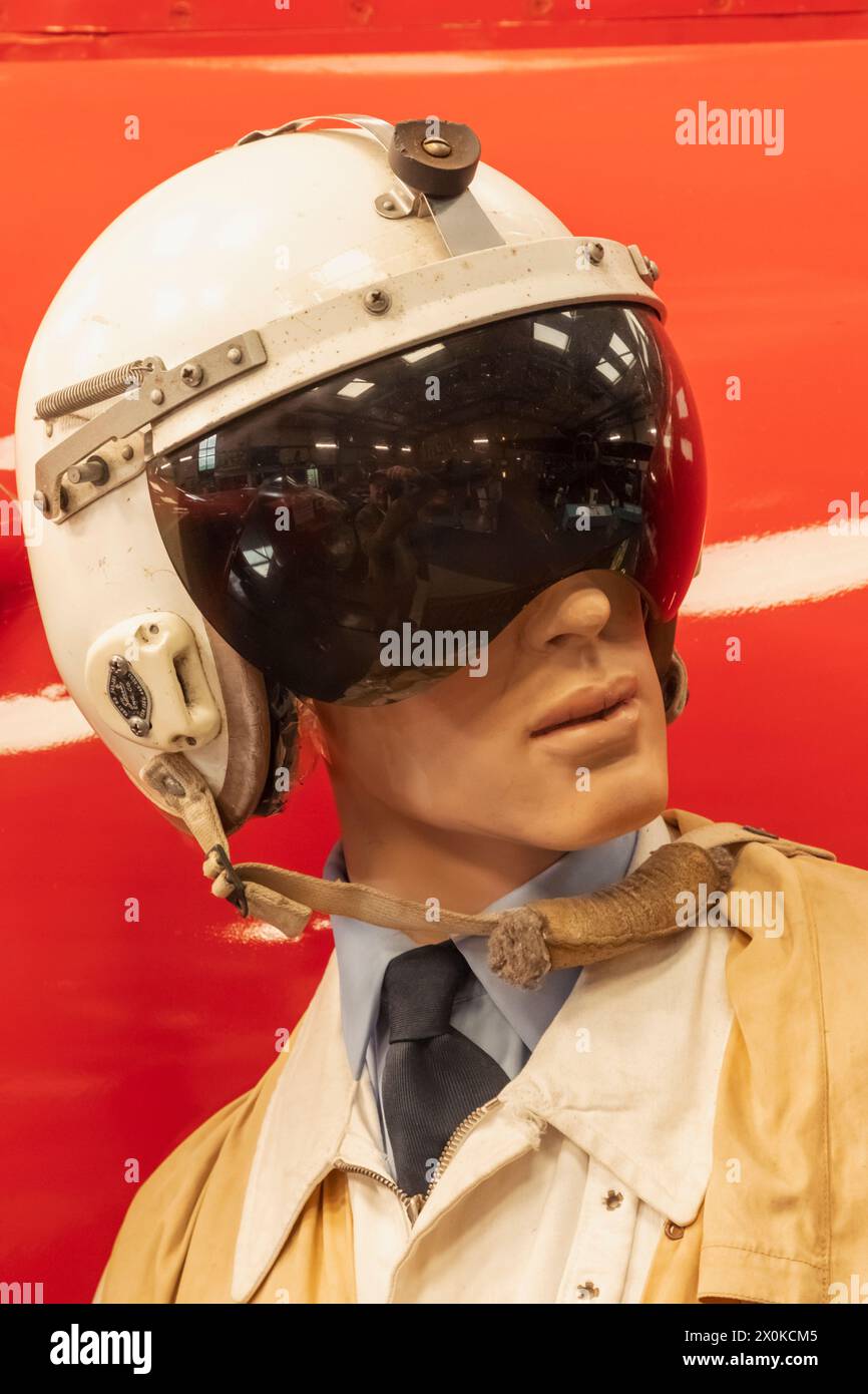 World war 2 pilot uniform hi-res stock photography and images - Alamy