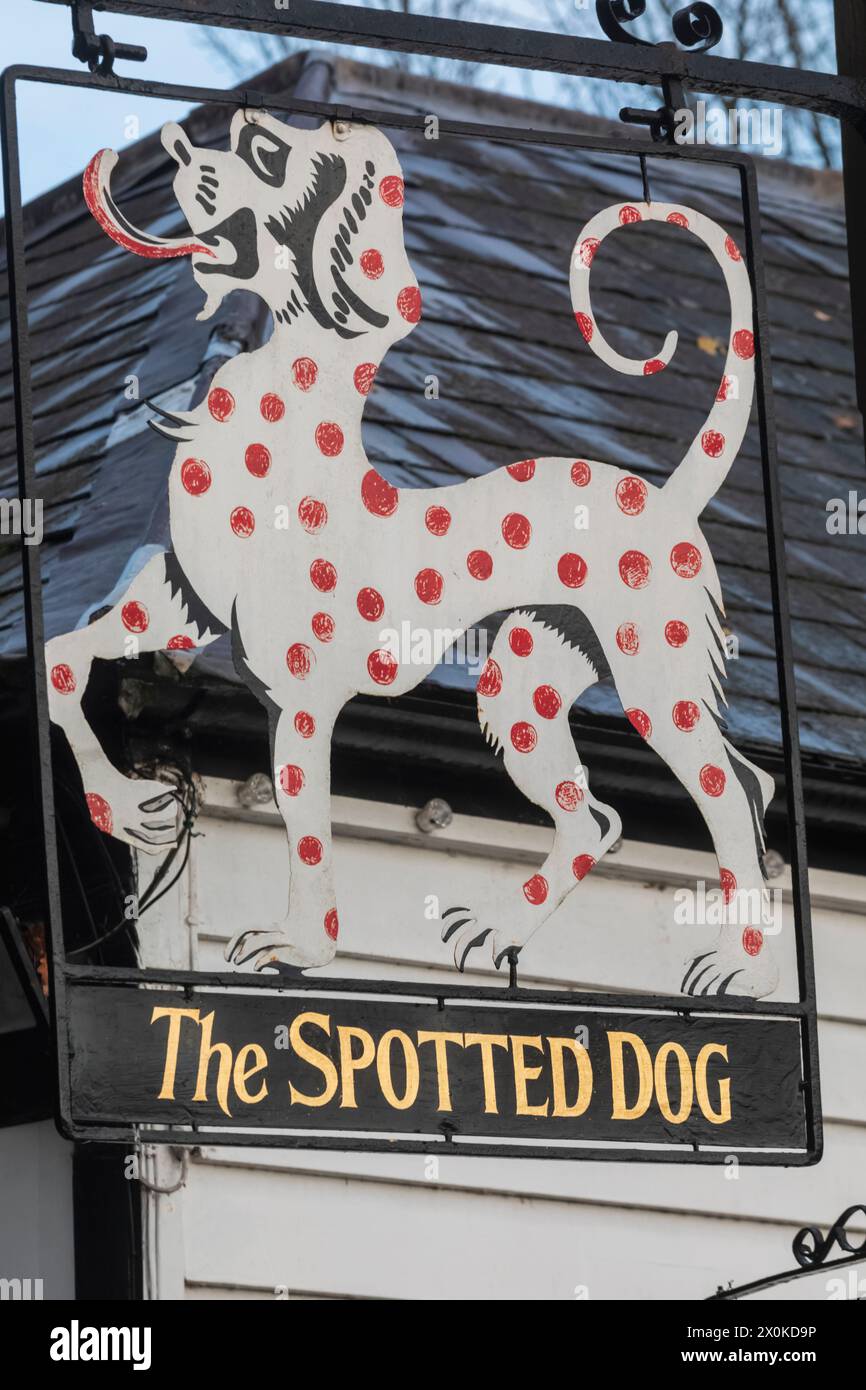 The spotted dog pub sign hi-res stock photography and images - Alamy
