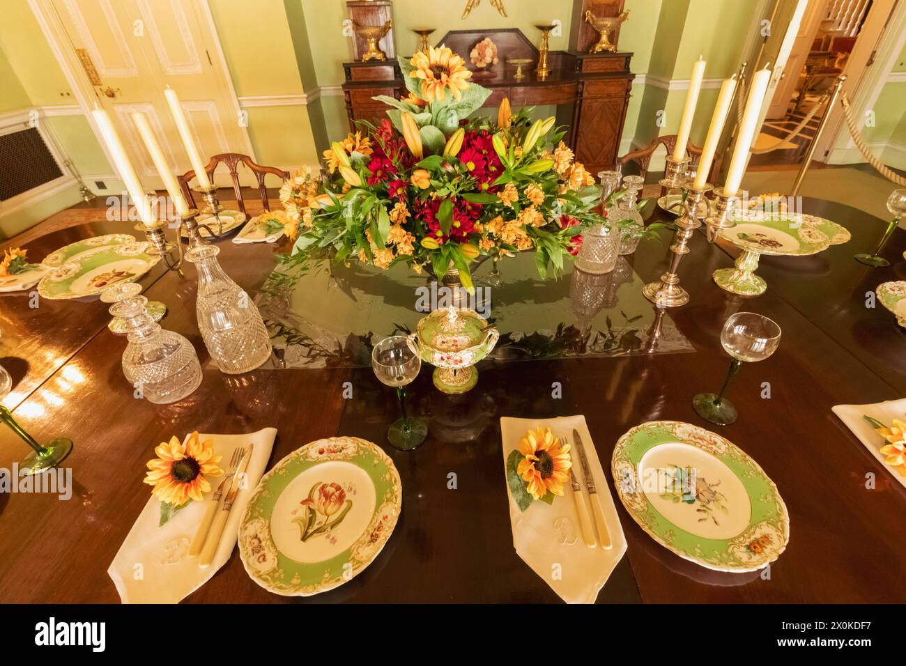 Table setting hi-res stock photography and images - Alamy