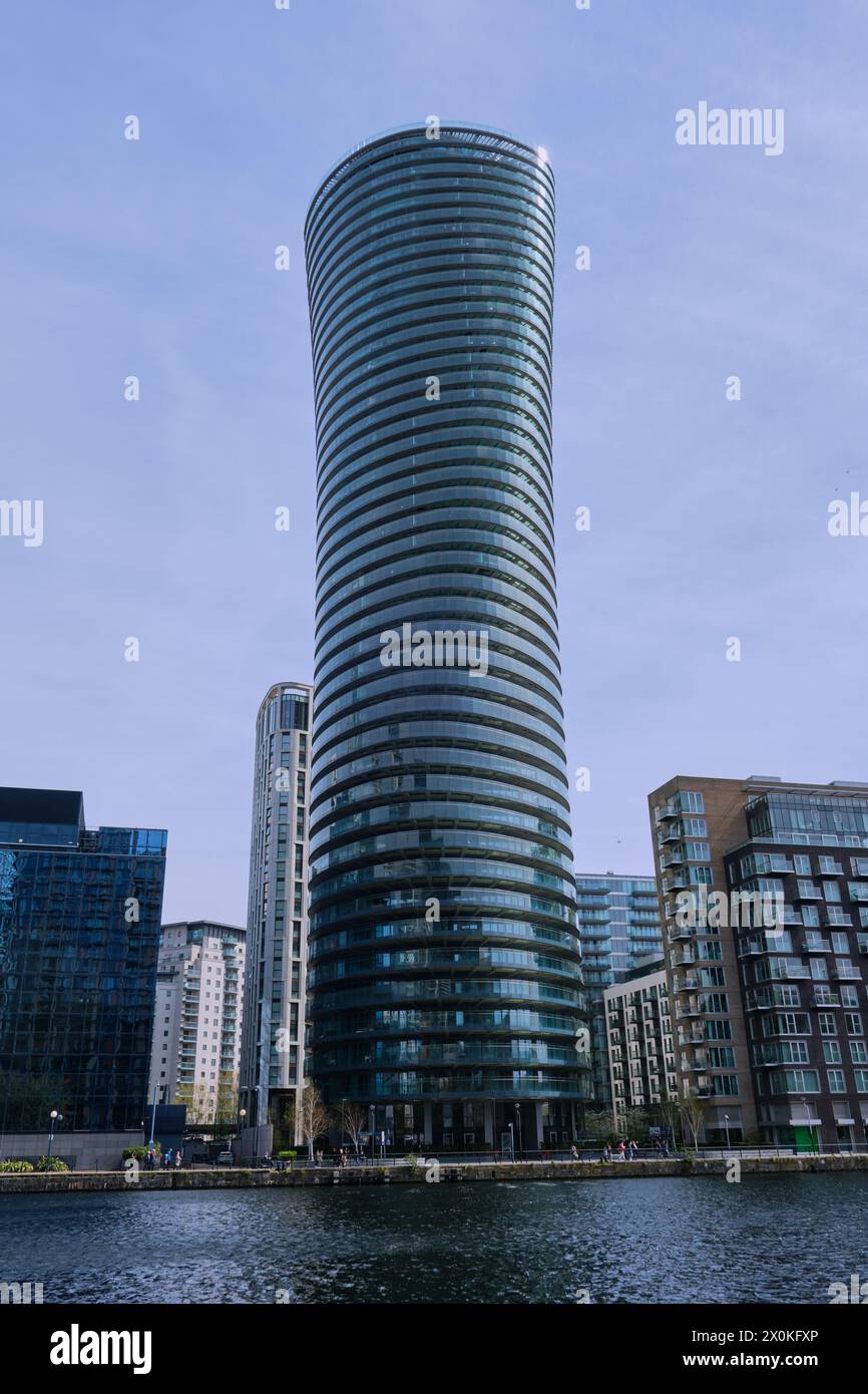 South quay crossharbour hi-res stock photography and images - Alamy