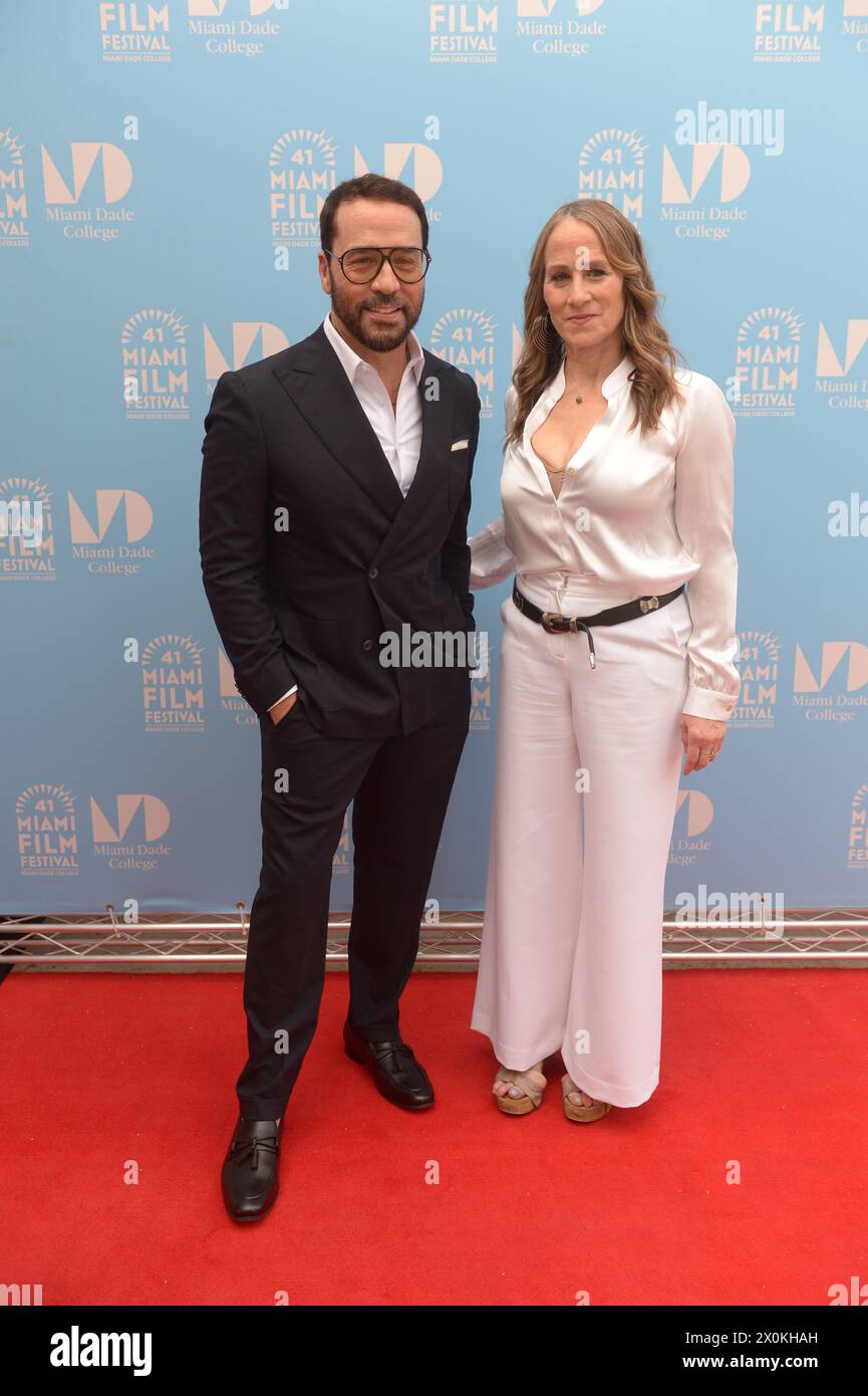 Miami Beach, USA. 11th Apr, 2024. MIAMI BEACH, FLORIDA - APRIL 11: Actor Jeremy Piven and ...