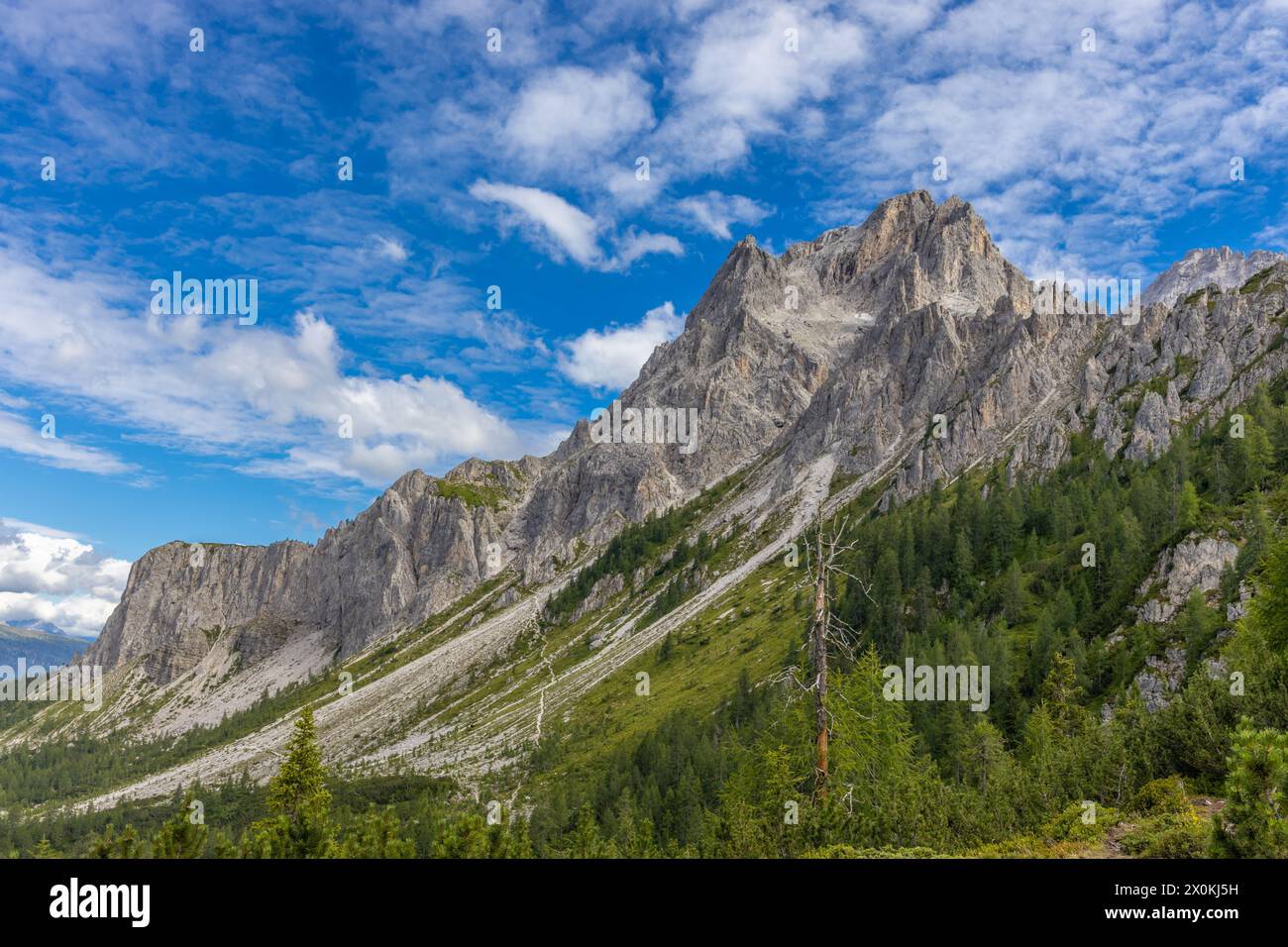 Beautiful mounatin summits of the Dolomites in italian Alps in summer ...