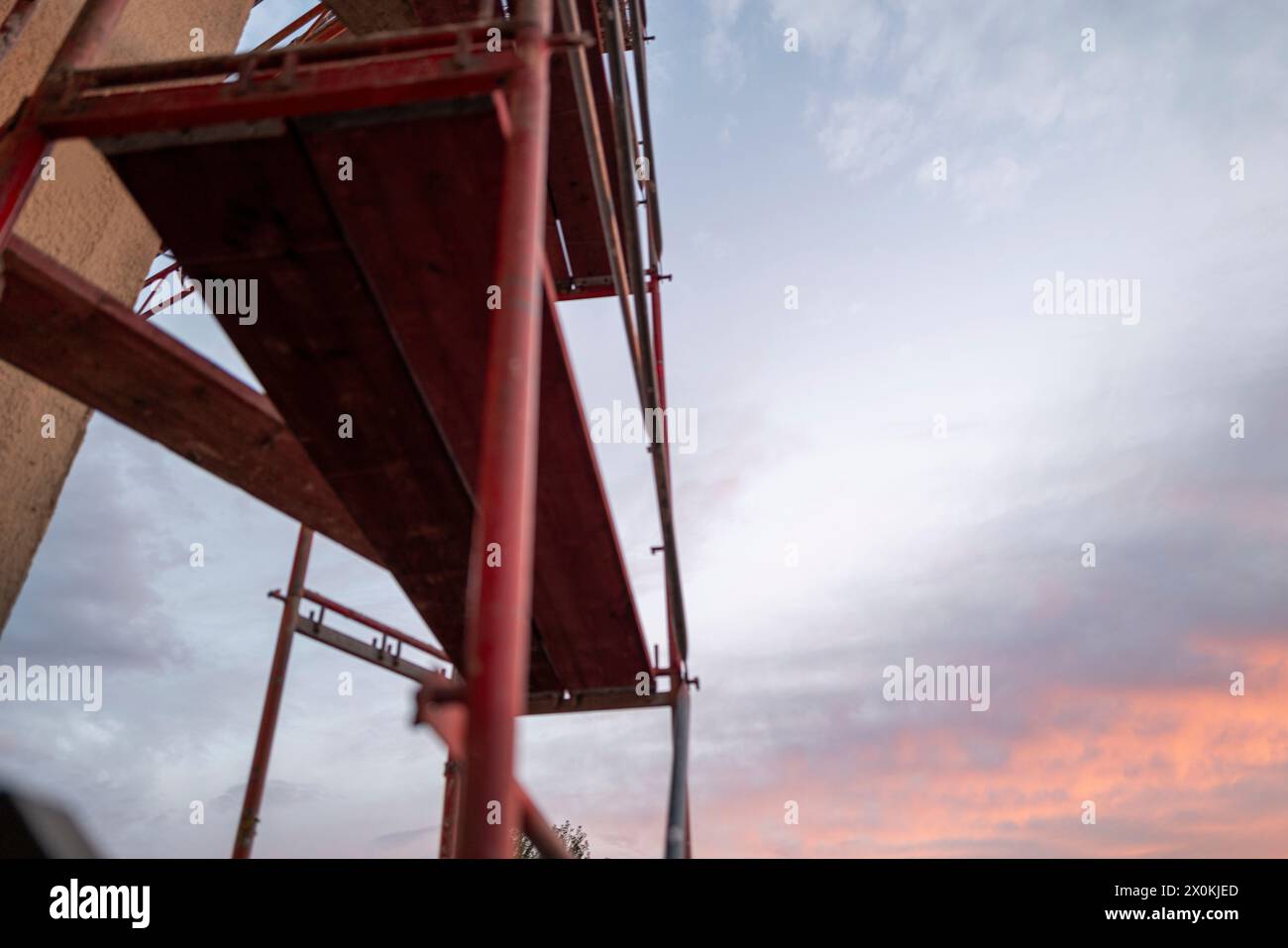 Building site, scaffolding, build Stock Photo - Alamy