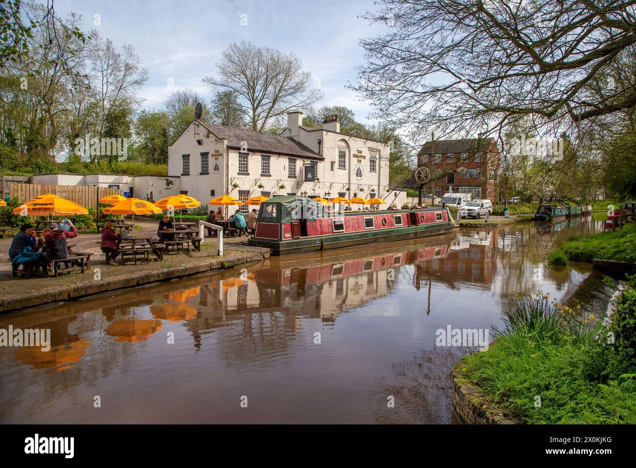 Narrowboats on the Shropshire union canal outside the Shroppie fly pub ...