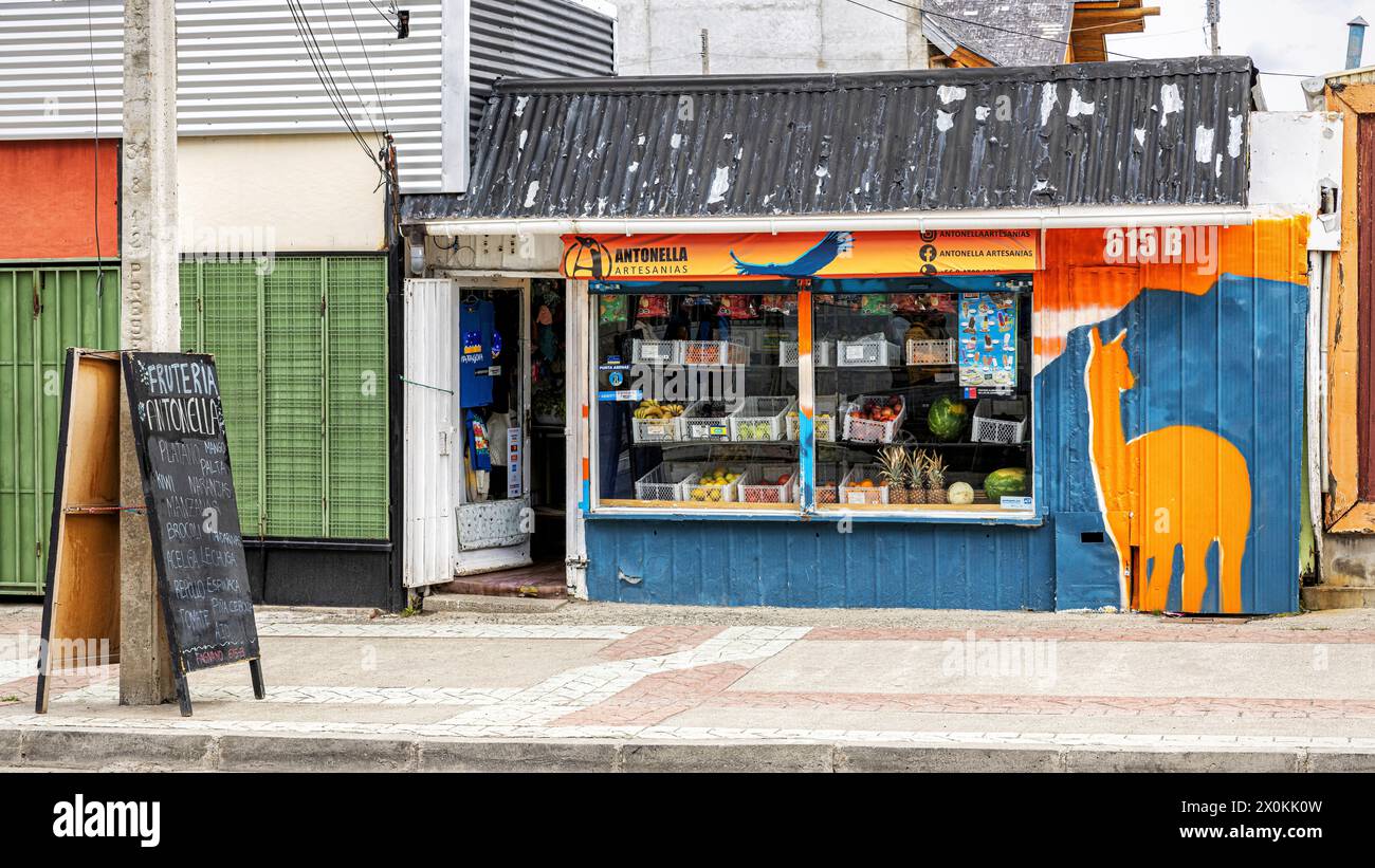 Mini supermarket hi-res stock photography and images - Alamy