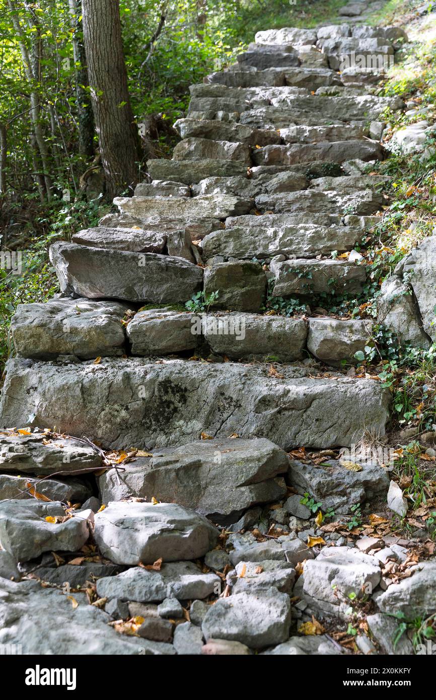 historische Steintreppe mit Bruchsteinen zwischen Amden und Weesen, St ...
