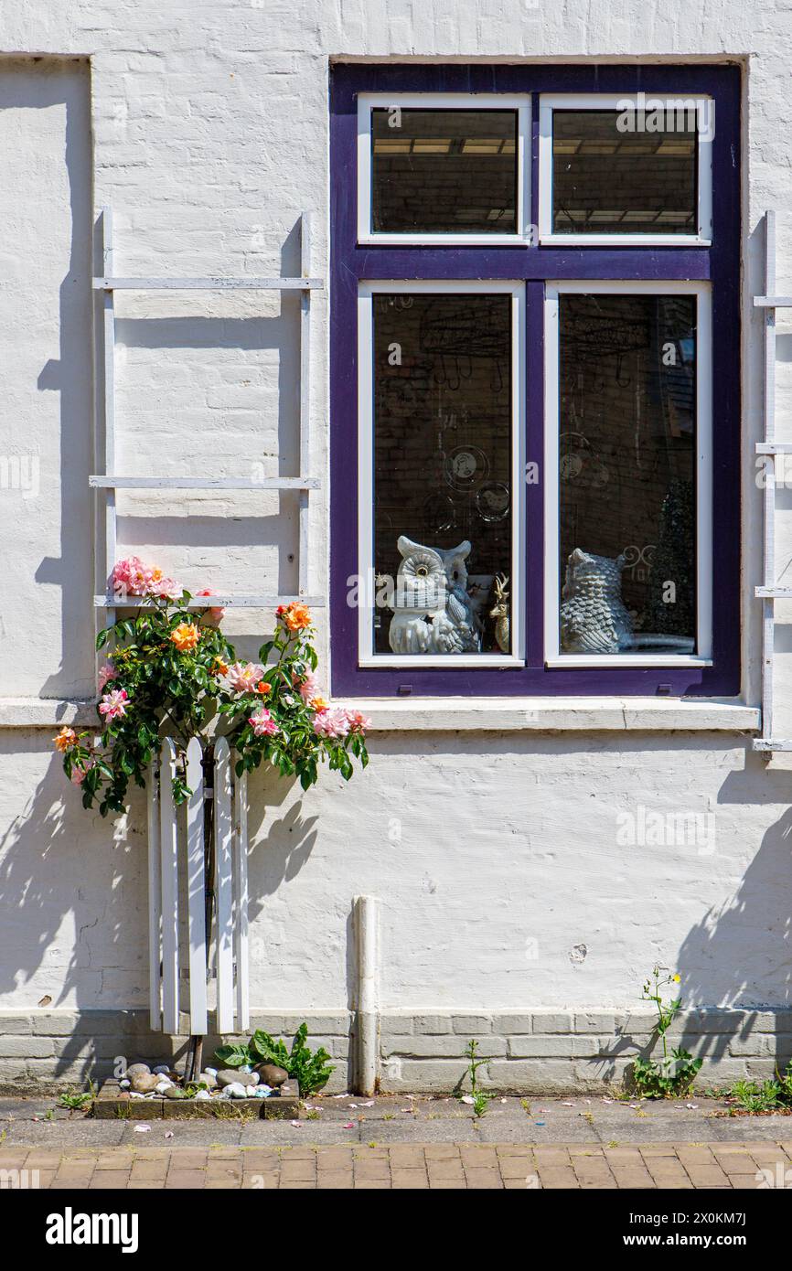 Traditional North German house in Friedrichstadt, Schleswig-Holstein ...