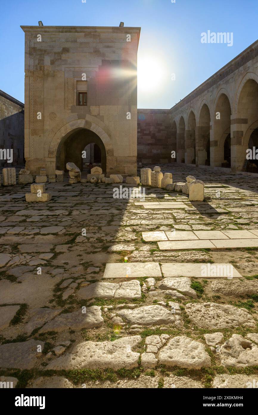 Courtyard of Sultan Han, The Sultan's Caravanserai, Sultanhani ...
