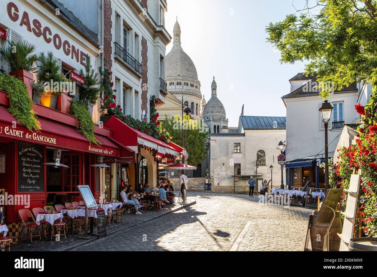 Traditional restaurants in Place du Tertre, Montmartre, Paris, France ...