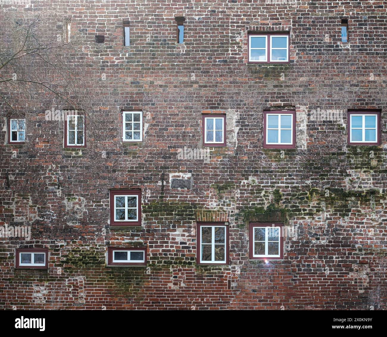 Wall height windows hi-res stock photography and images - Alamy