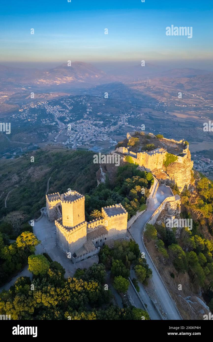 Aerial view of the village and castles of erice erice hi-res stock ...
