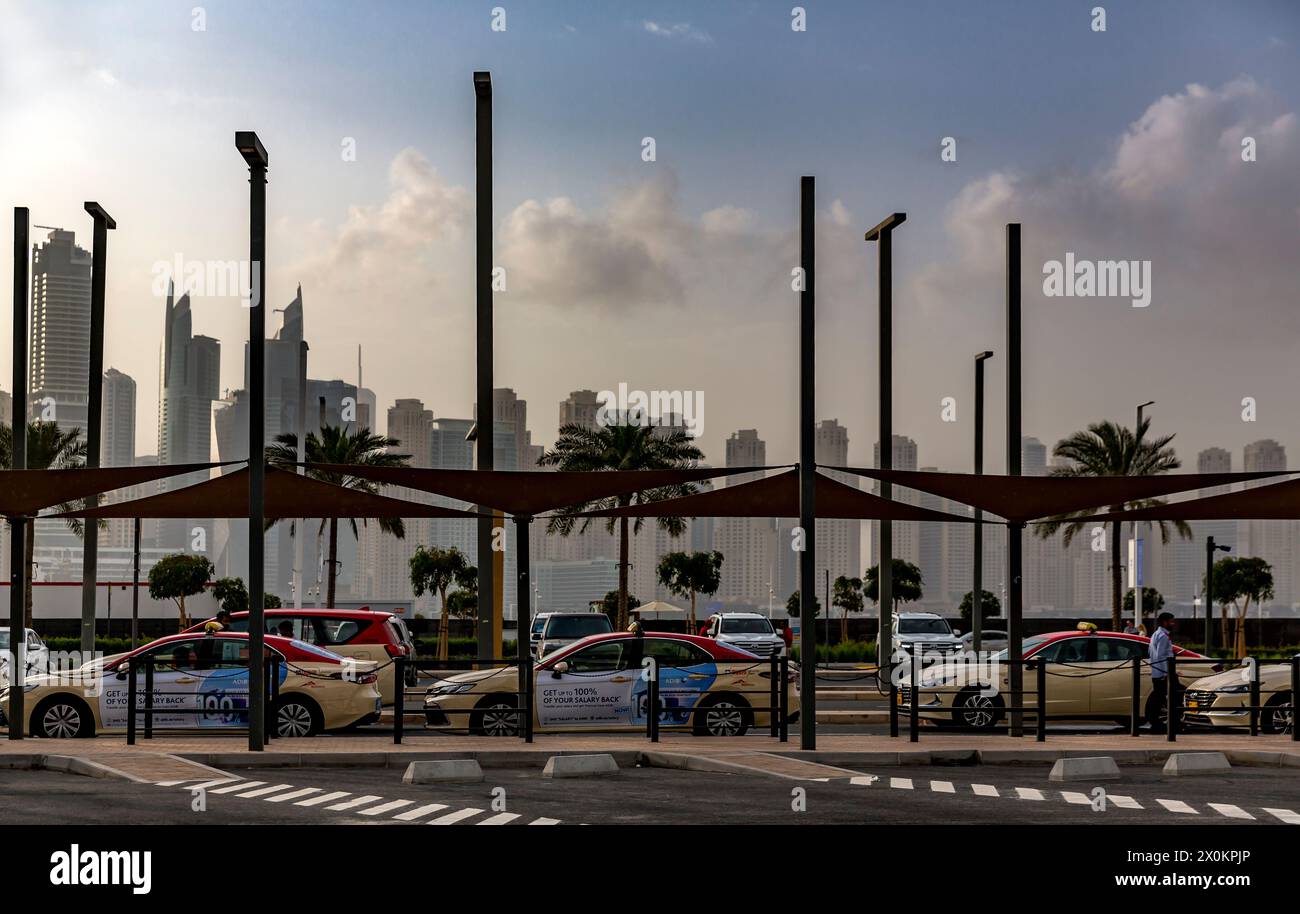 Dubai taxi cab hi-res stock photography and images - Alamy