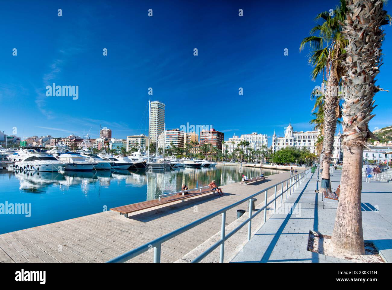 Waterfront promenade, Paseo Tomas y Valiente, marina, boats ...