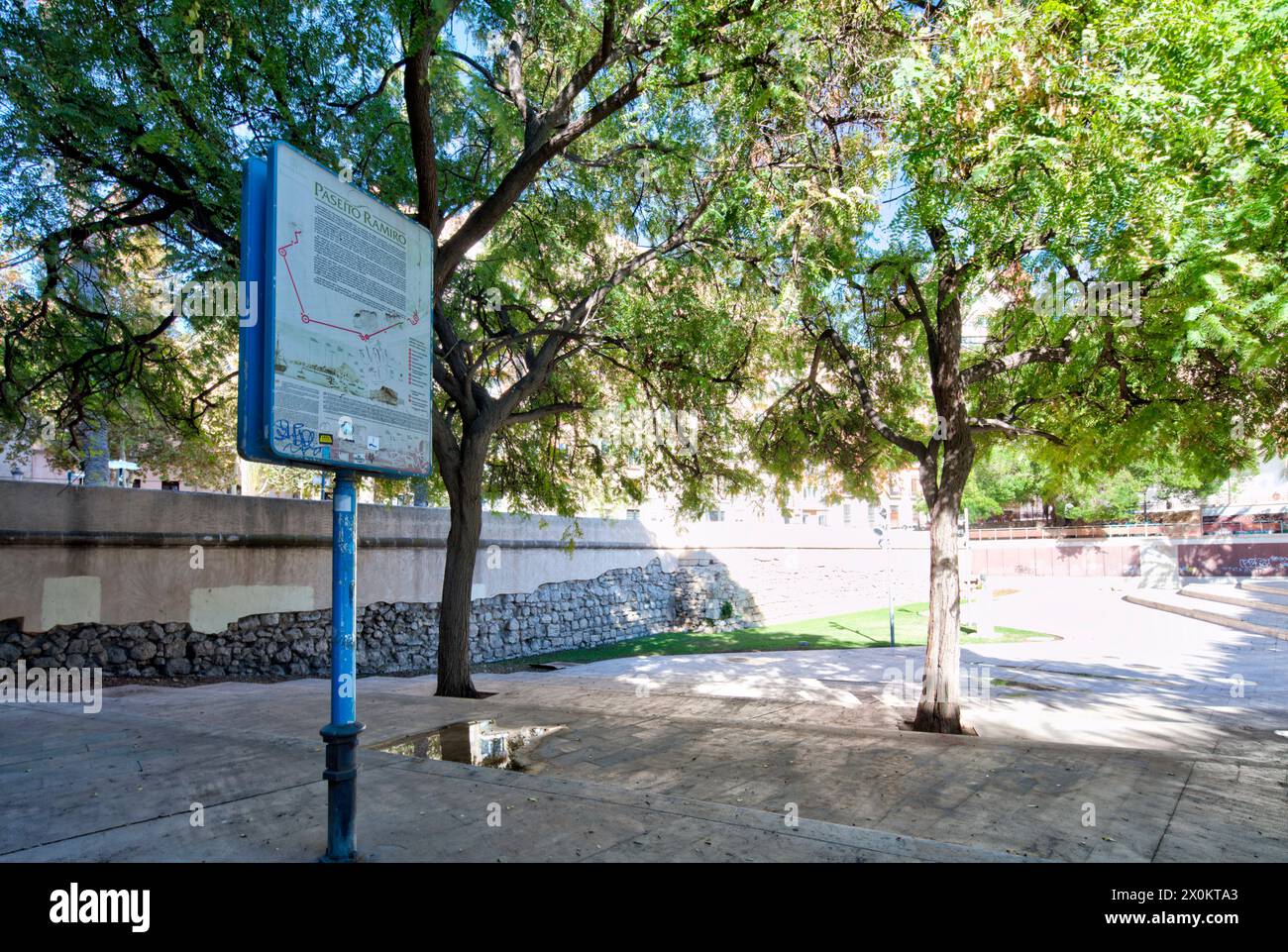 Pase'to Ramiro, city wall, city fortifications, old town, architecture ...