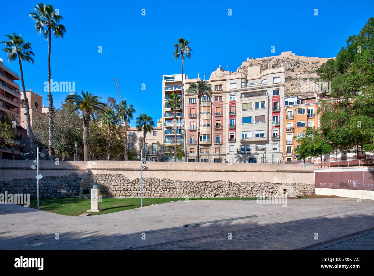 Paseíto Ramiro, city wall, city fortifications, old town, architecture ...