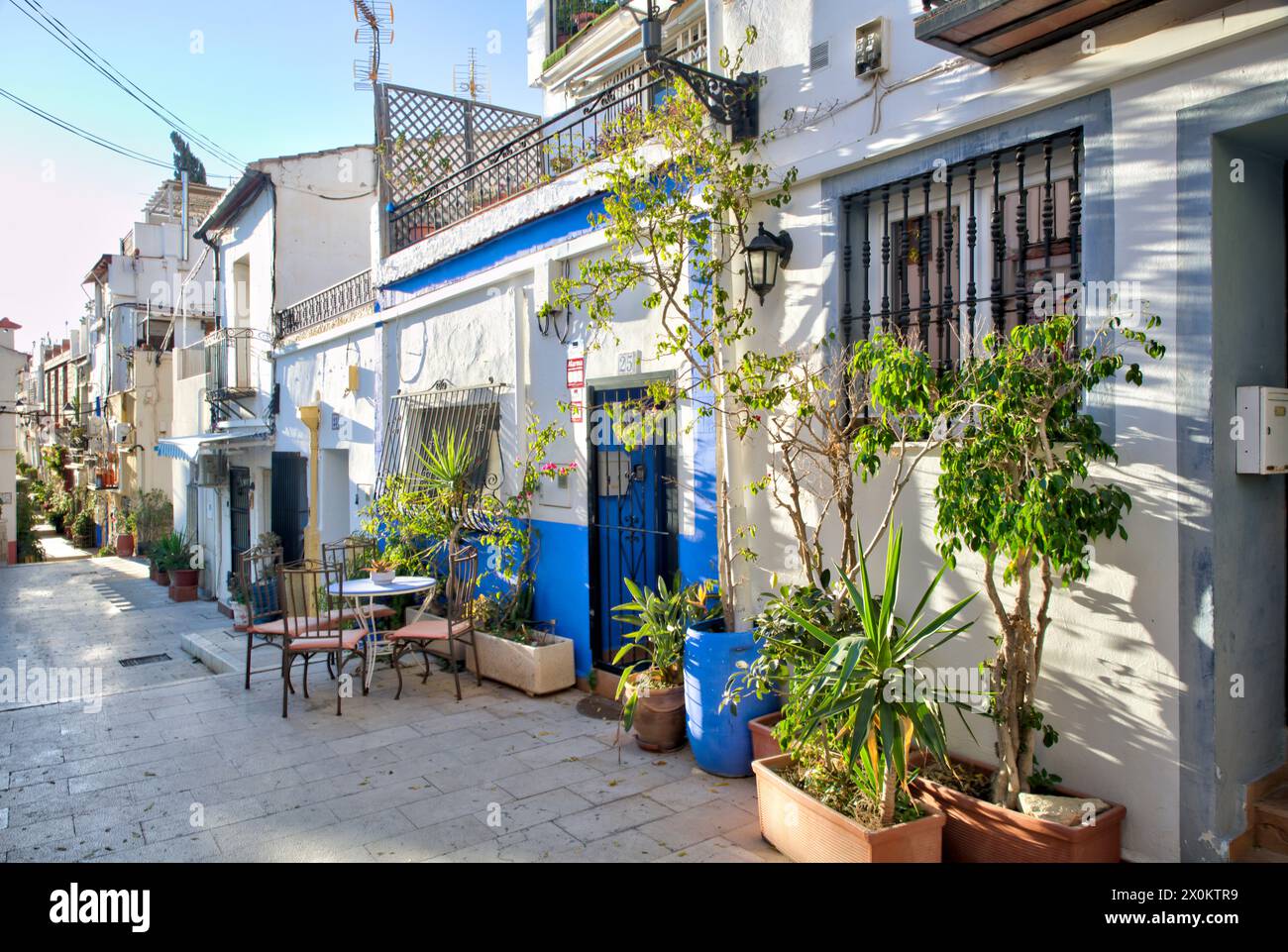 St. Cruz district, house facade, old town, architecture, city tour ...