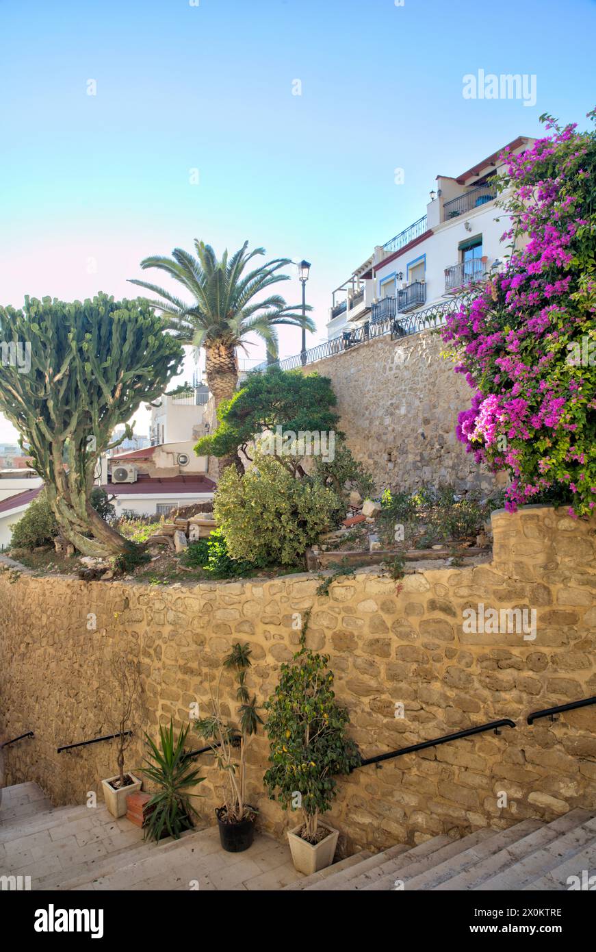 St. Cruz district, house facade, old town, architecture, city tour ...