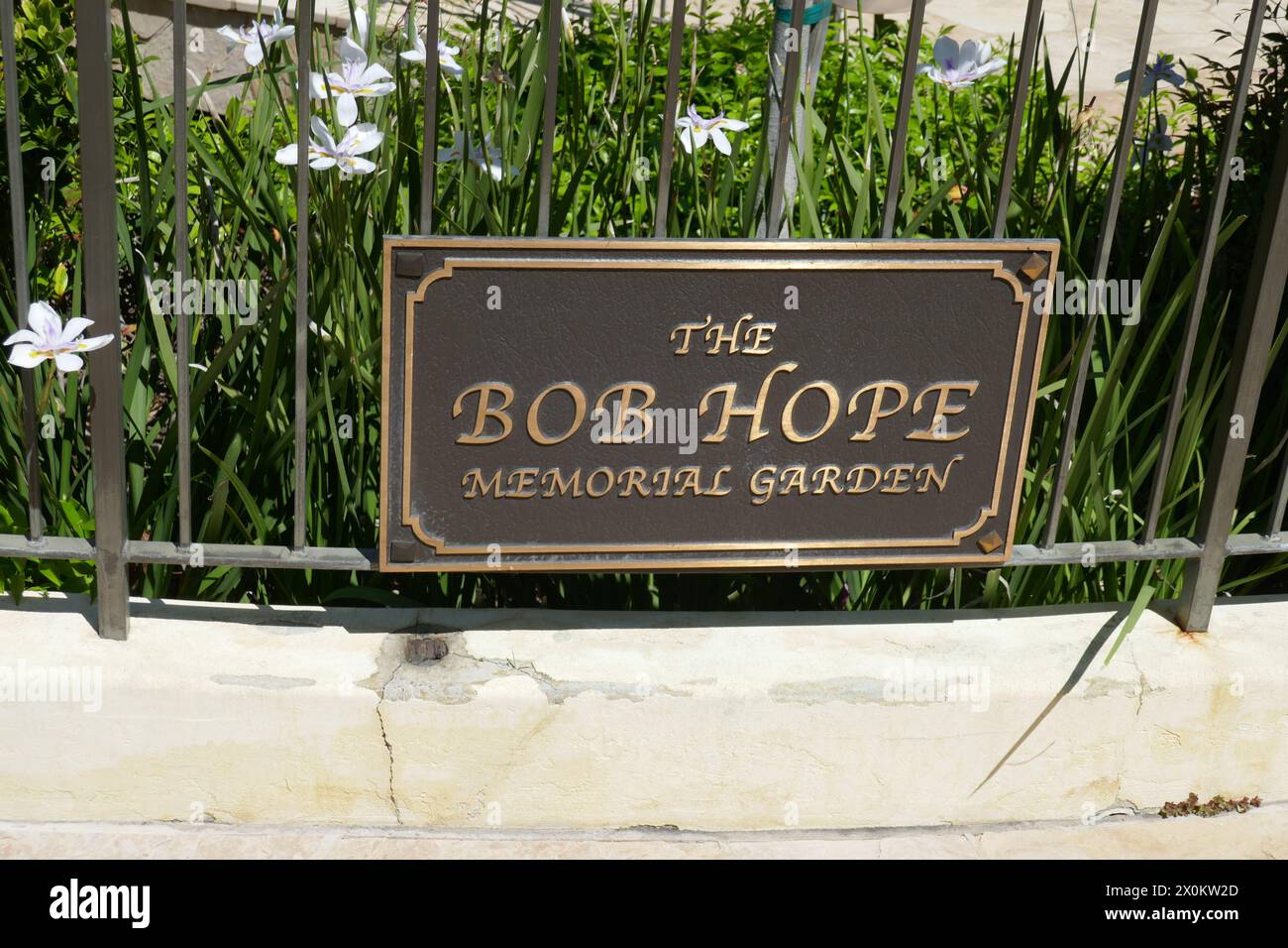 Mission Hills, Los Angeles, California, USA 11th April 2024 Entertainer ...