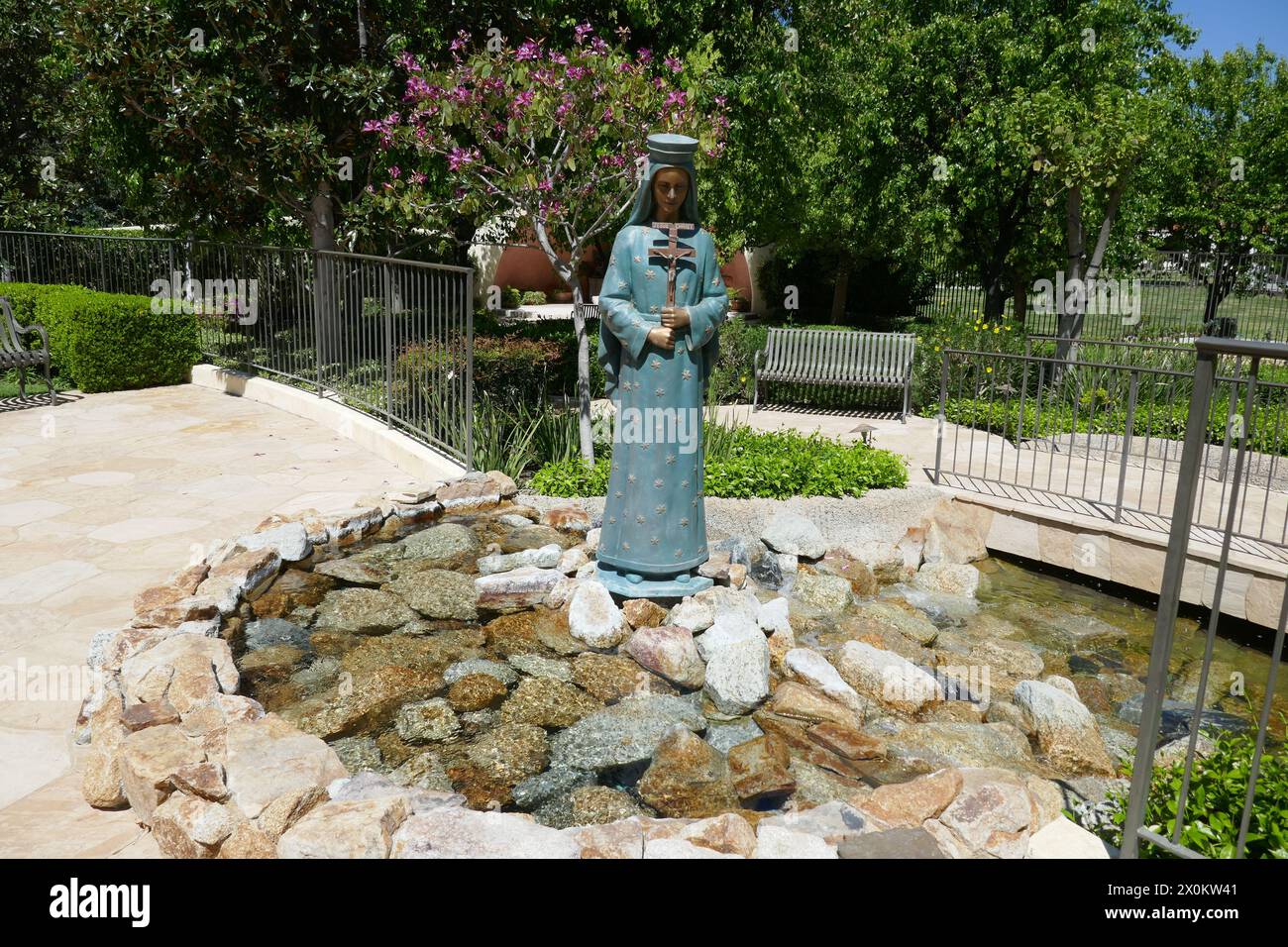 Mission Hills, Los Angeles, California, USA 11th April 2024 Entertainer ...