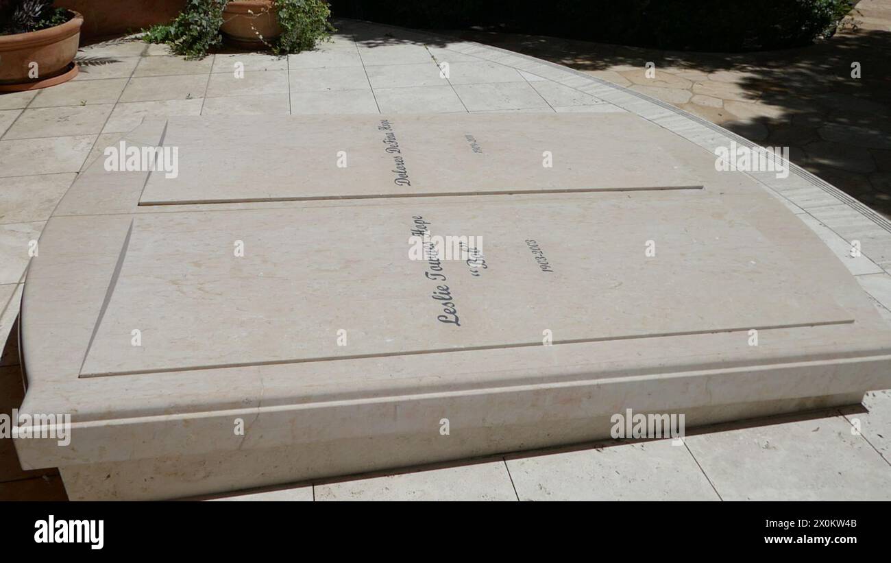 Mission Hills, Los Angeles, California, USA 11th April 2024 Entertainer ...