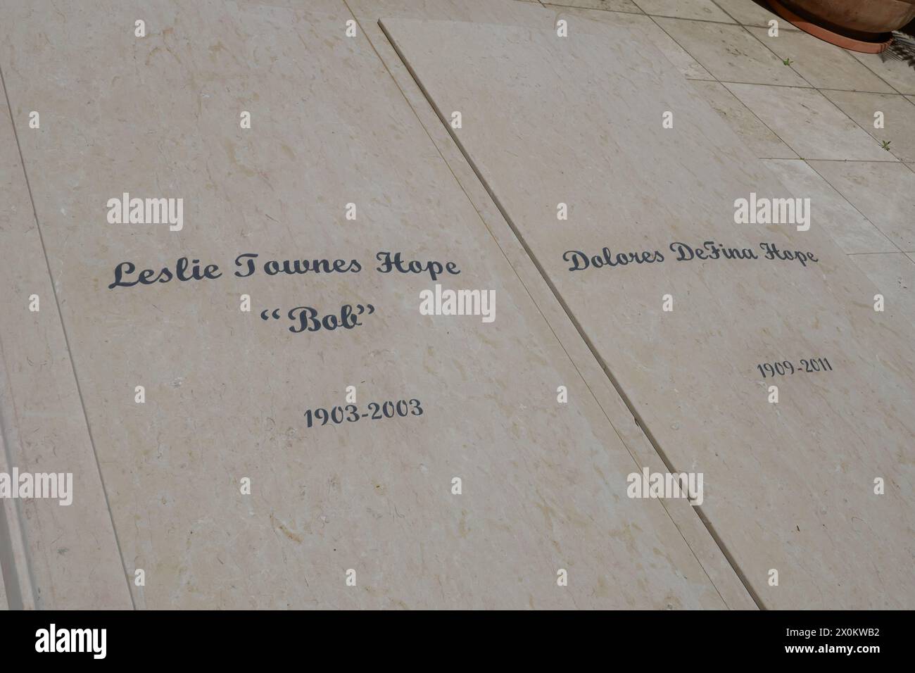 Mission Hills, Los Angeles, California, USA 11th April 2024 Entertainer ...