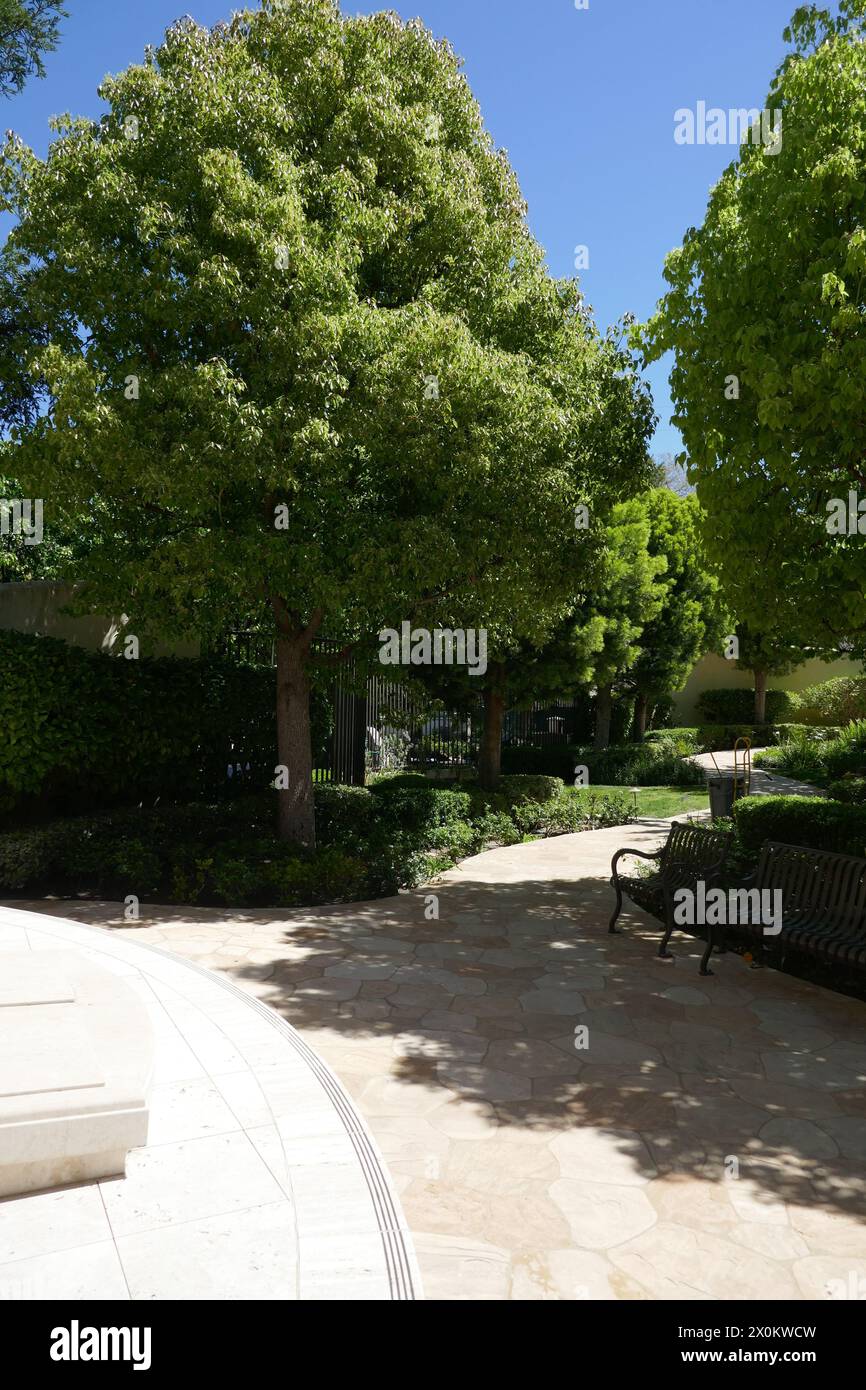 Mission Hills, Los Angeles, California, USA 11th April 2024 Entertainer ...