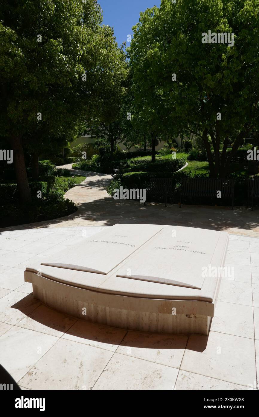 Mission Hills, Los Angeles, California, USA 11th April 2024 Entertainer ...