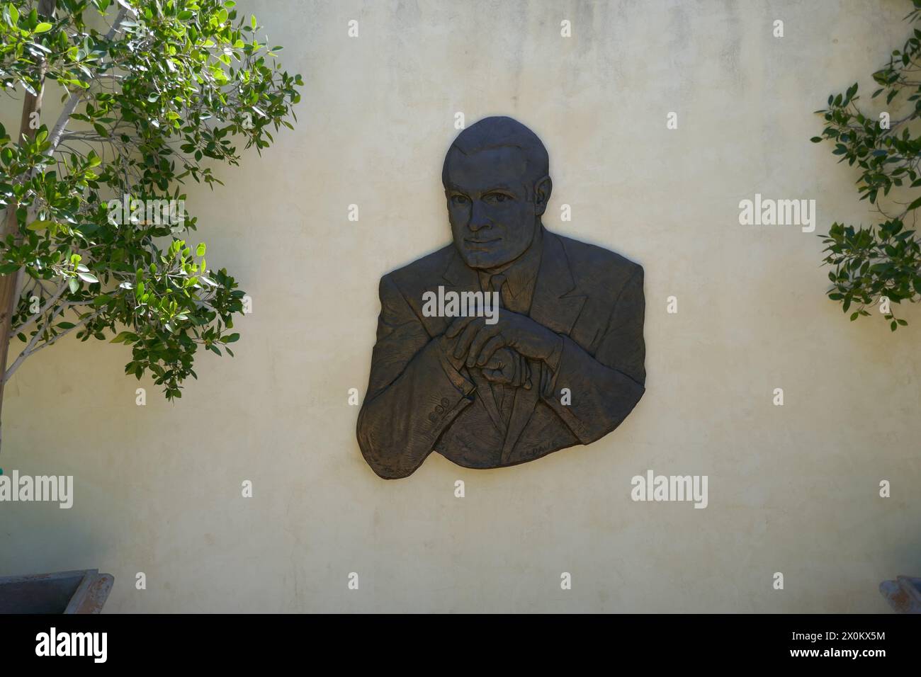 Mission Hills, Los Angeles, California, USA 11th April 2024 Entertainer ...