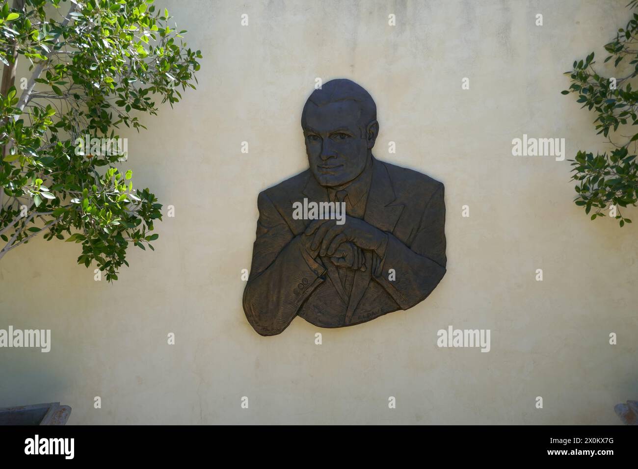 Mission Hills, Los Angeles, California, USA 11th April 2024 Entertainer ...