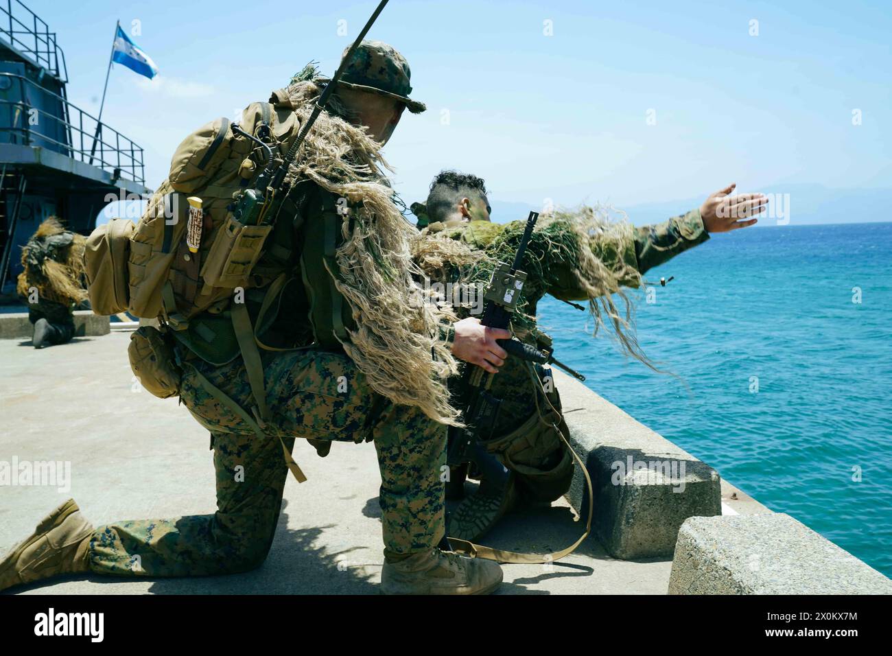 Marines assigned to 3rd Platoon, Company G, 2nd Battalion, 25th Marine ...