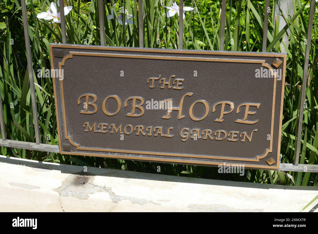 Mission Hills, Los Angeles, California, USA 11th April 2024 Entertainer ...