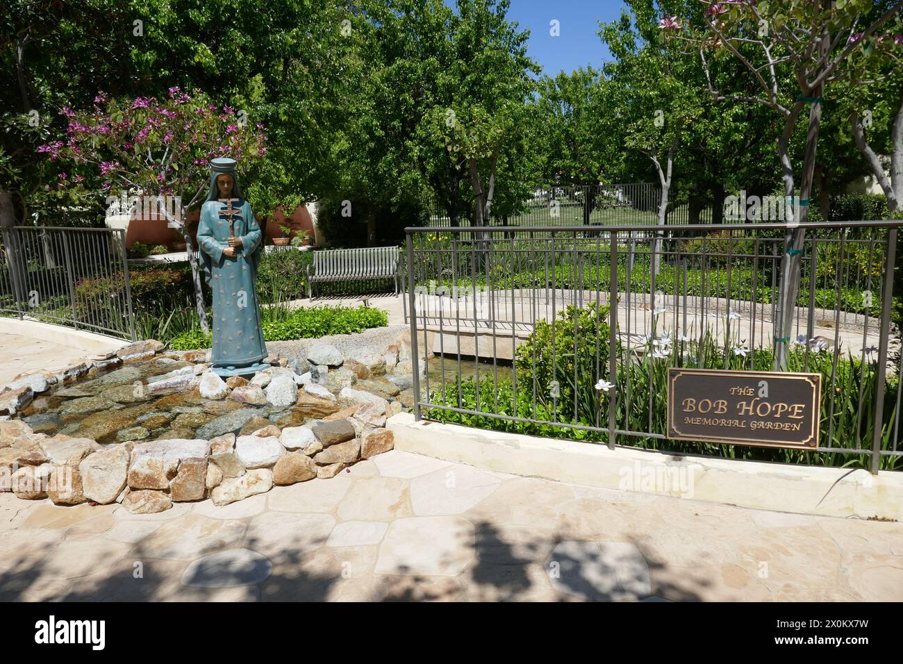 Mission Hills, Los Angeles, California, USA 11th April 2024 Entertainer ...