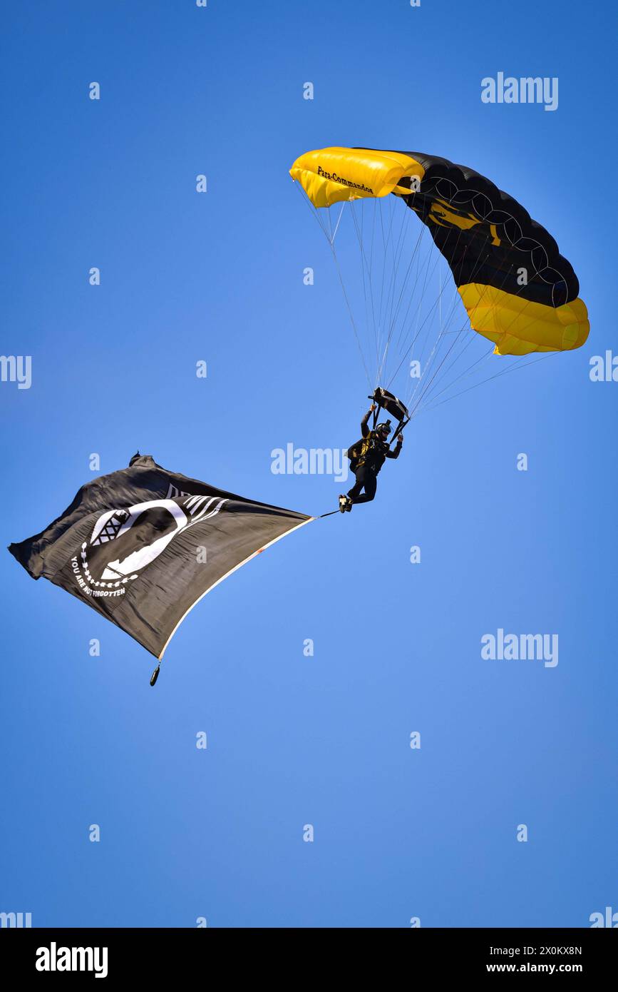 U.S. Army Sgt. 1st Class Steve Travers, NCO-in-charge of the U.S ...