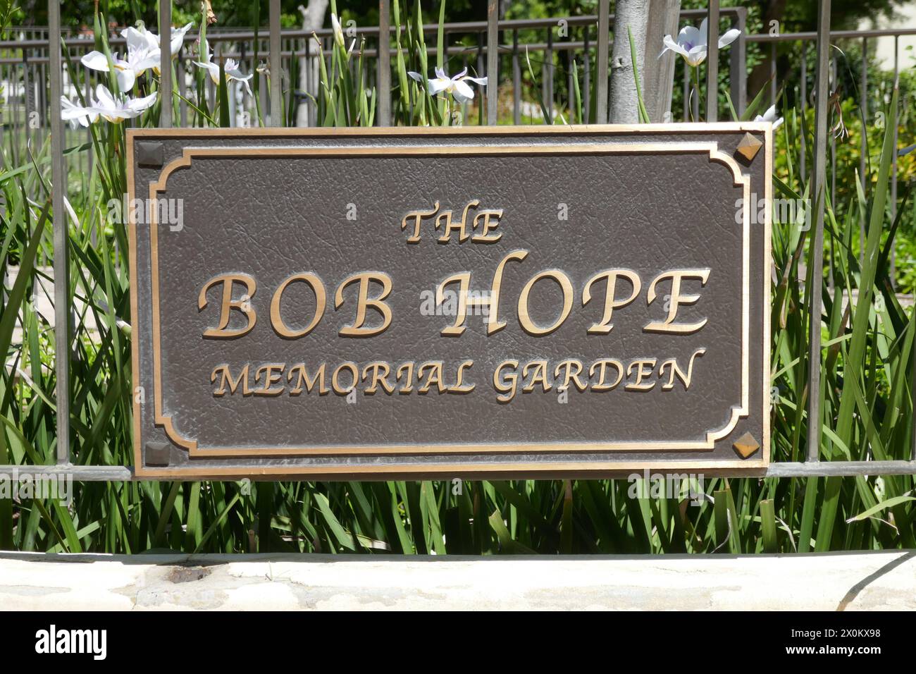 Mission Hills, Los Angeles, California, USA 11th April 2024 Entertainer ...