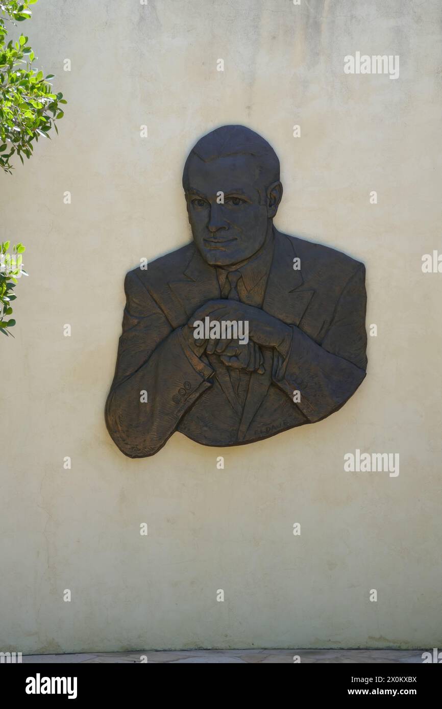 Mission Hills, Los Angeles, California, USA 11th April 2024 Entertainer ...