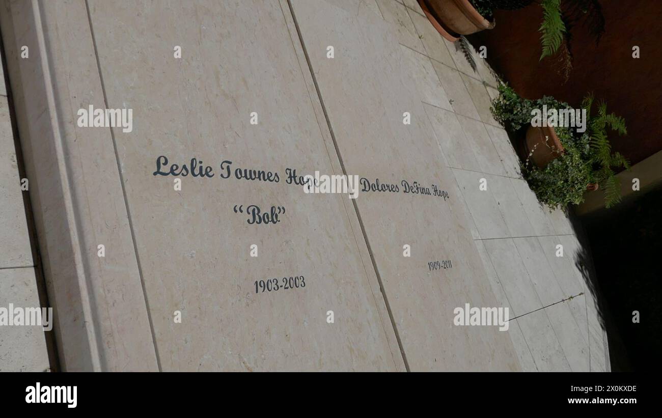 Mission Hills, Los Angeles, California, USA 11th April 2024 Entertainer ...